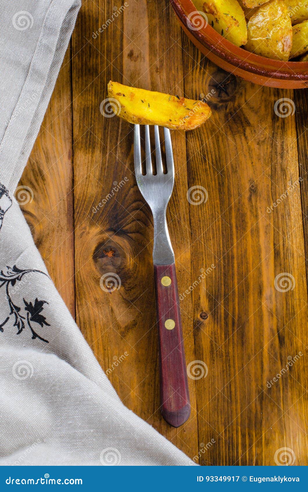 Cunei Arrostiti Della Patata Immagine Stock - Immagine di alimento ...