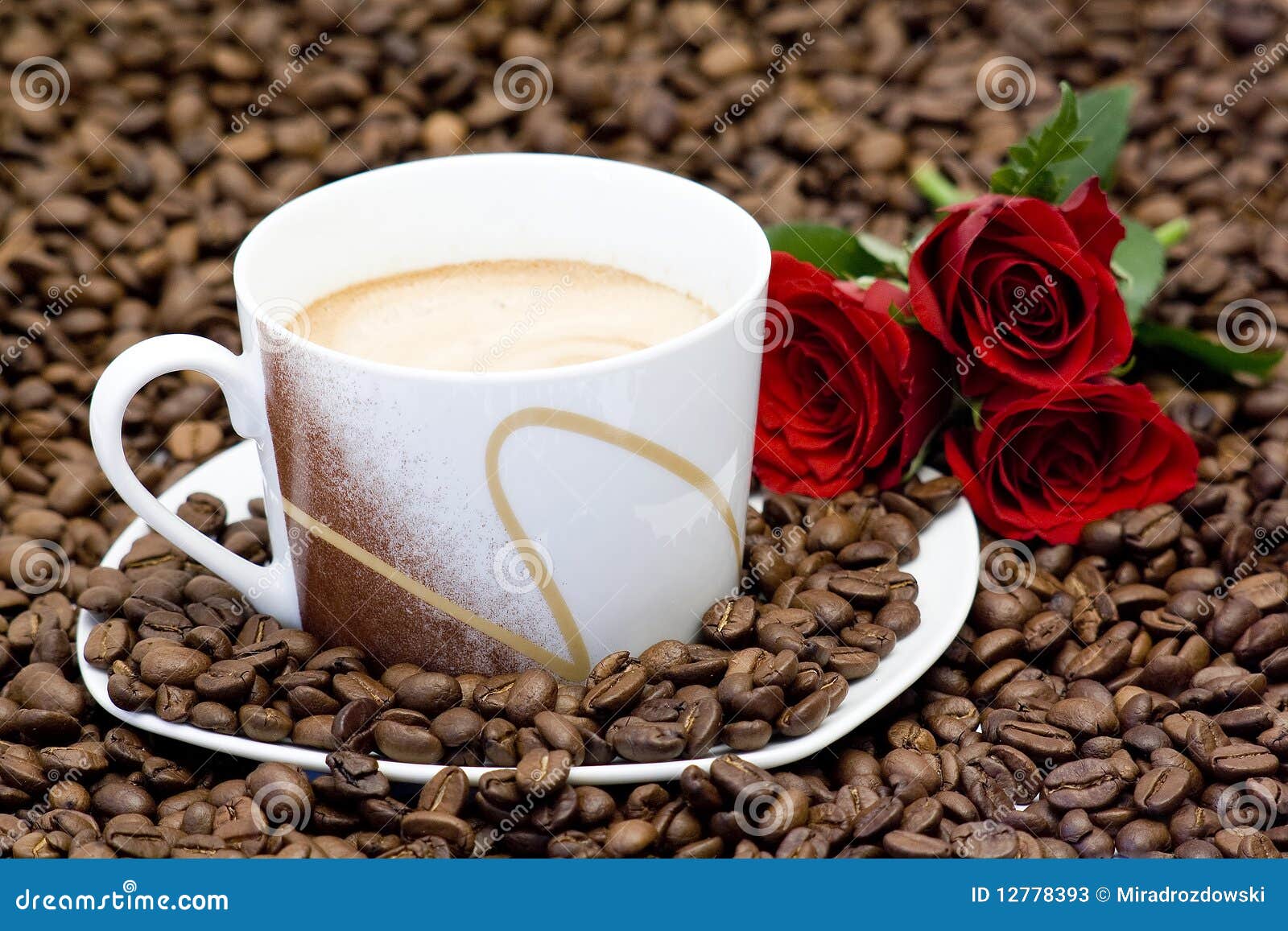 Cup of Coffee and Red Roses Stock Image - Image of gift, peper: 12778393