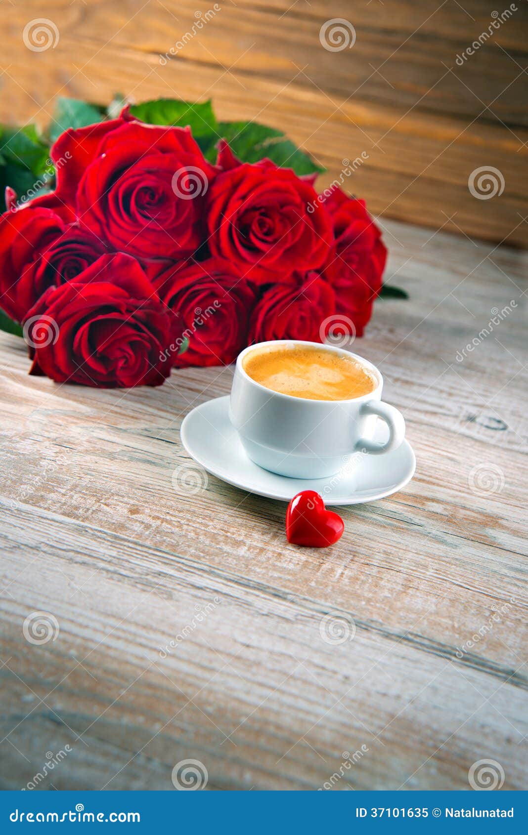 Cup of Coffee and Red Roses Stock Image - Image of packet, closed: 37101635