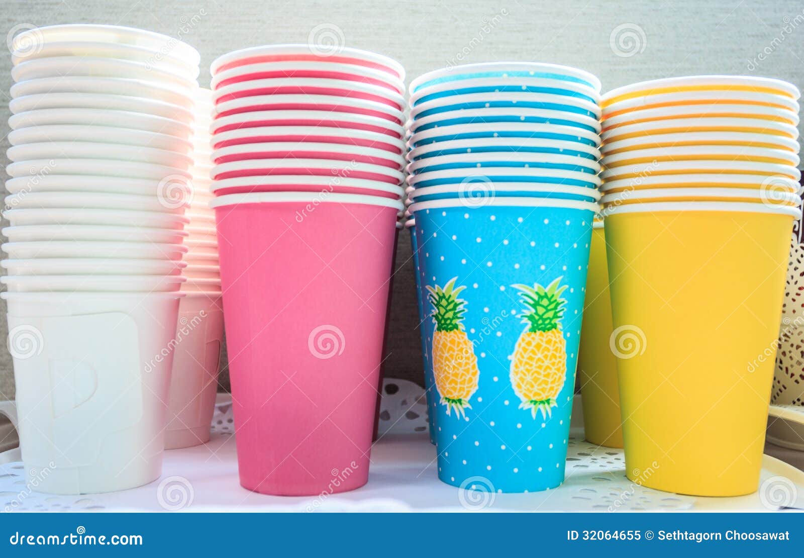 Paper cup stack stock image. Image of paper, cocoa, drink - 32064655