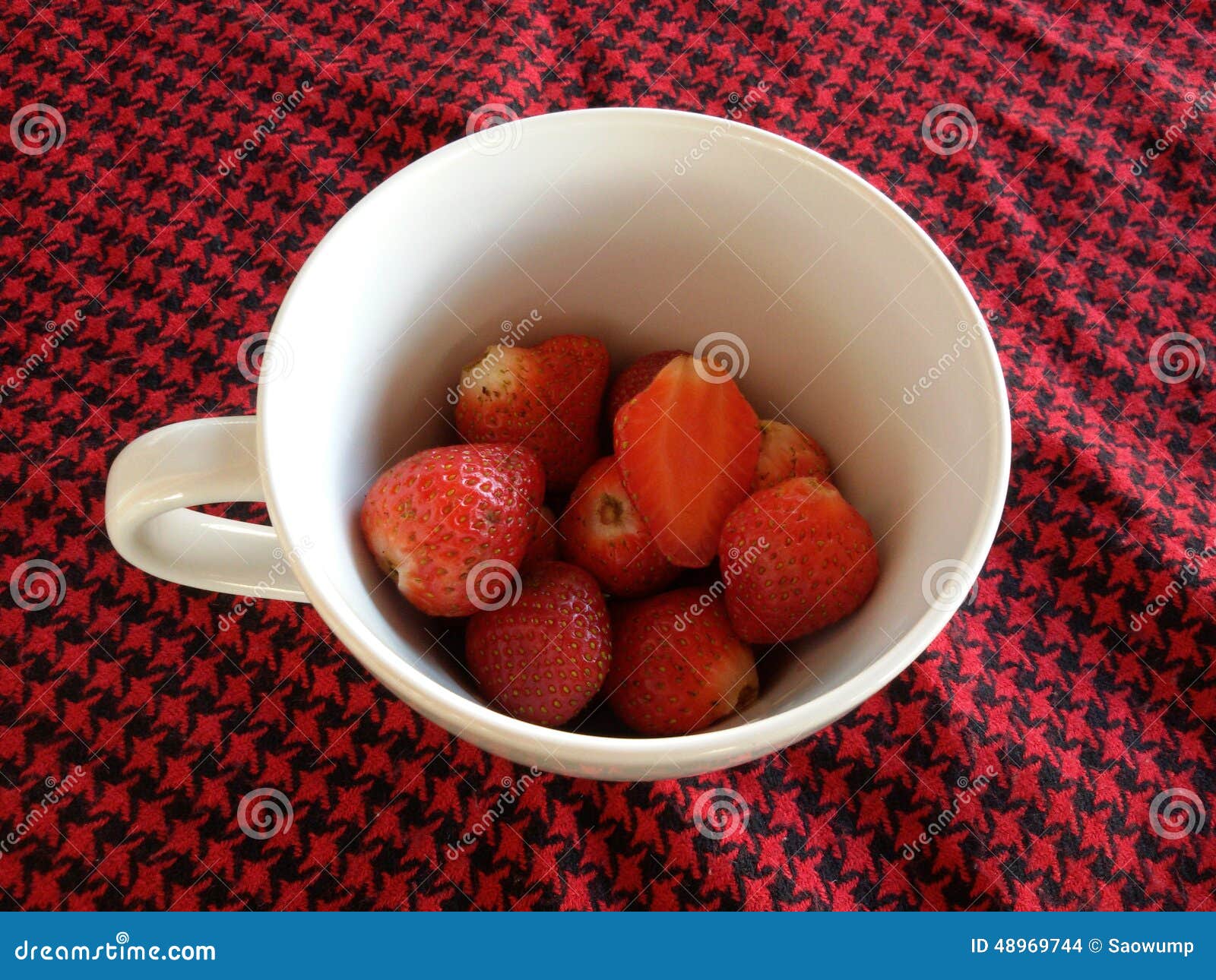 A Cup of Fresh Strawberries Stock Photo - Image of fruit, white: 48969744