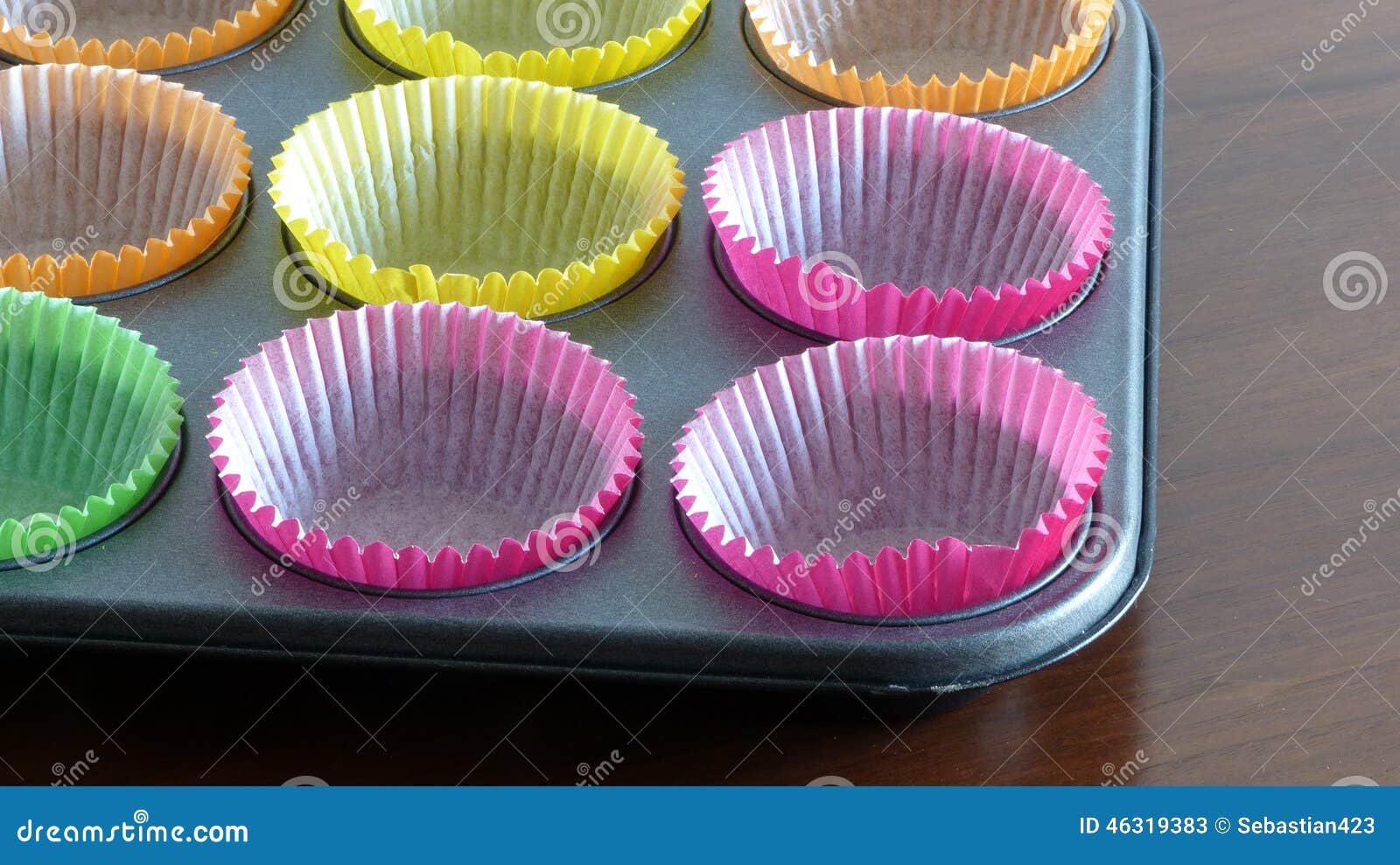 Cupcake cases stock image. Image of paper, cases, baking - 46319383