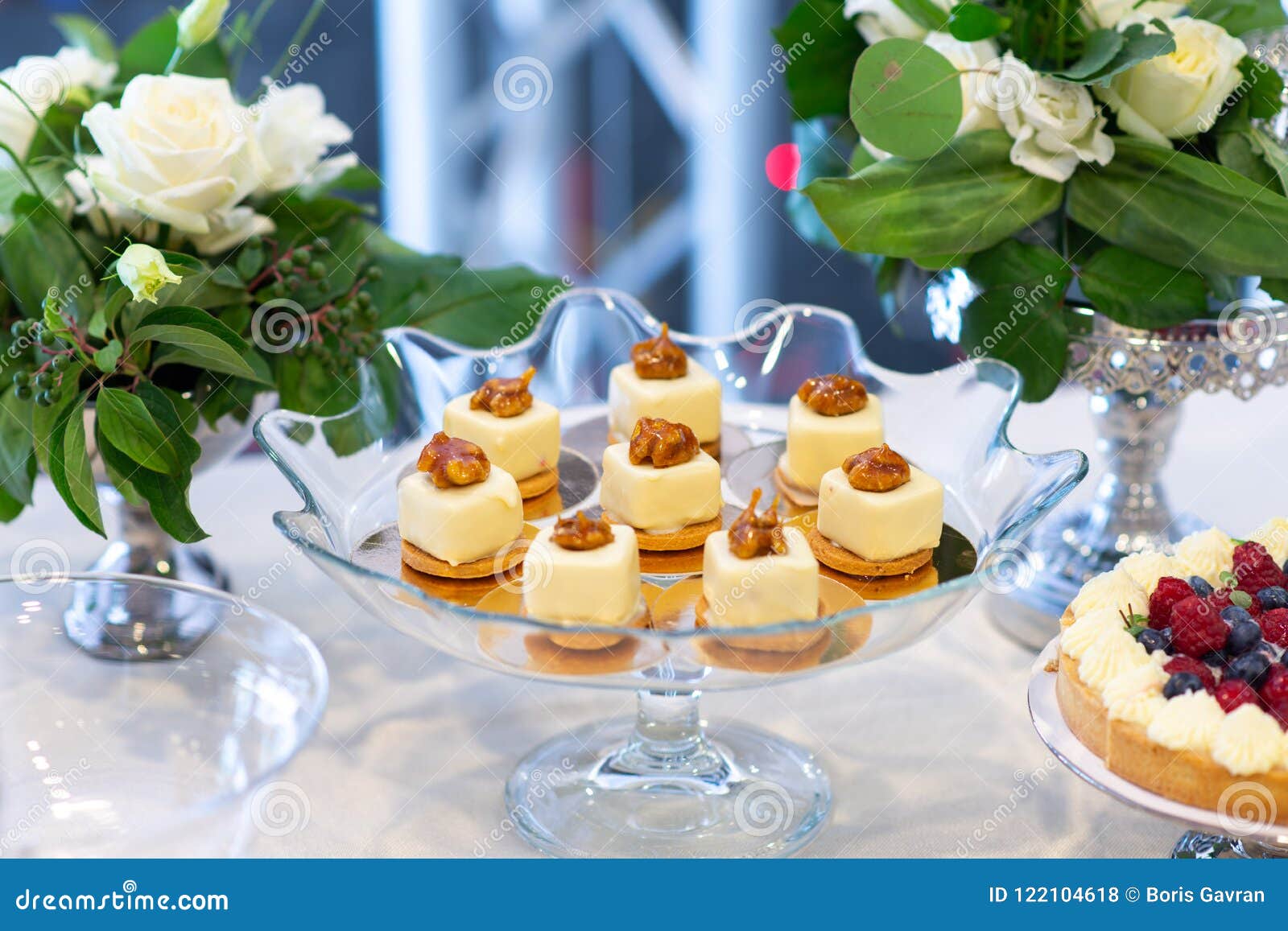 Cupcakes on Banquet Table. Wedding Table Setting Stock Photo - Image of ...