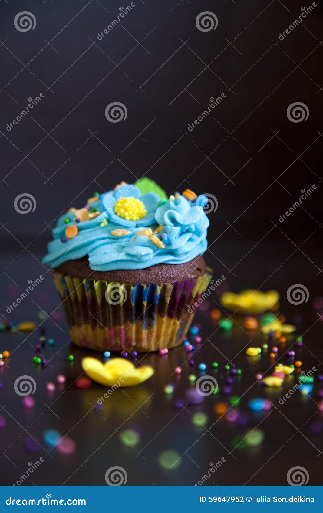 Cupcakes with Cream Hat Caken Stock Photo - Image of dessert, food ...