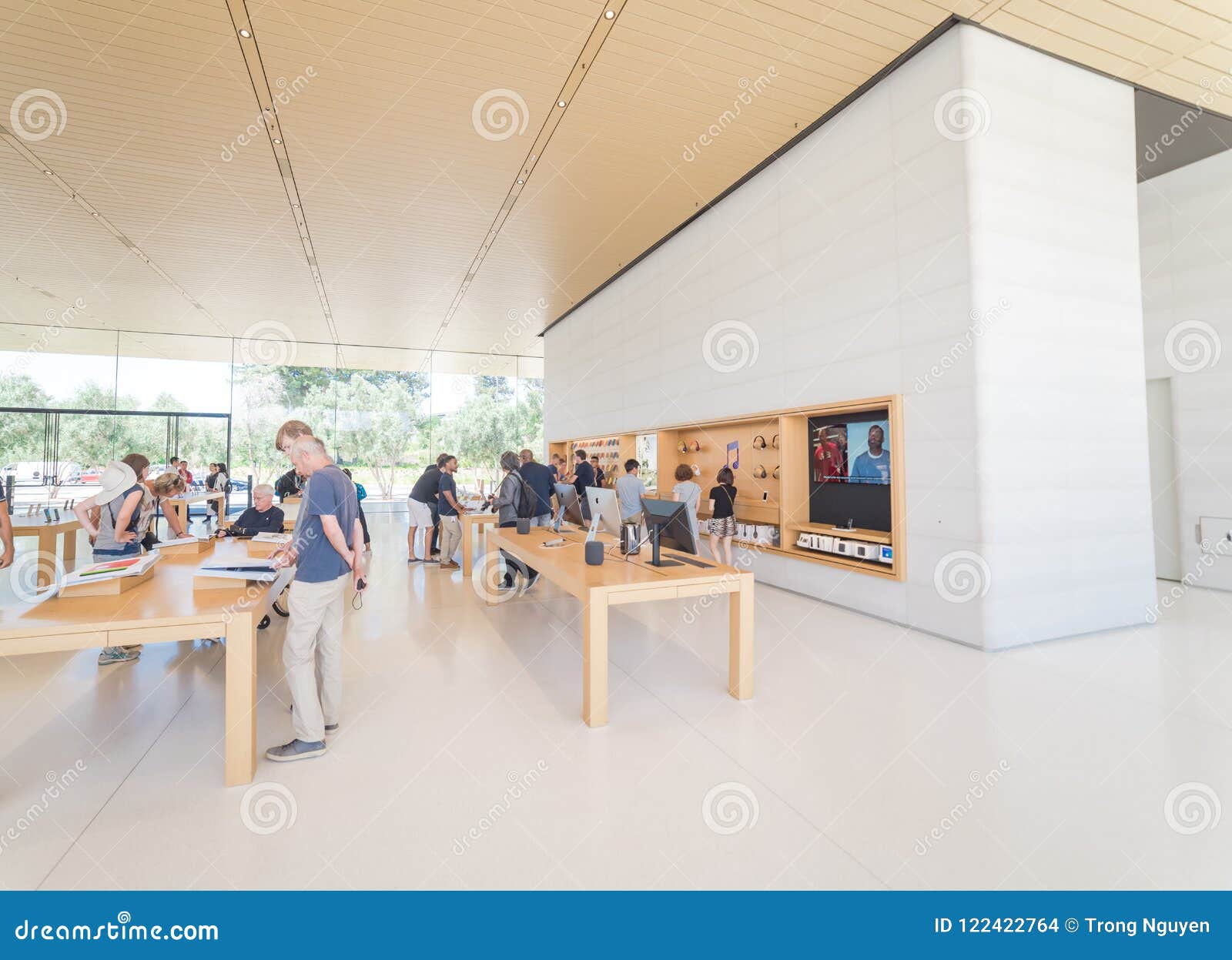 Apple Merchandise Retail Store at Apple Park Visitor Center Editorial ...