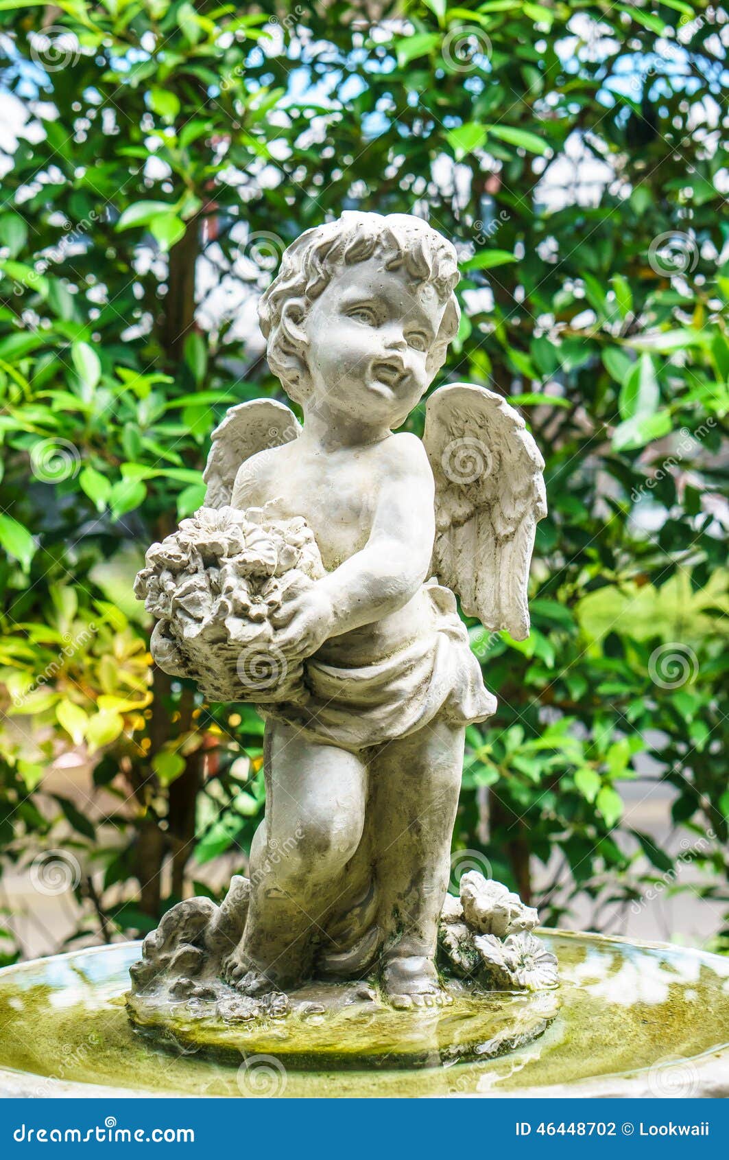 Cupido Con Sostener Una Flor Foto de archivo - Imagen de flor, humano ...