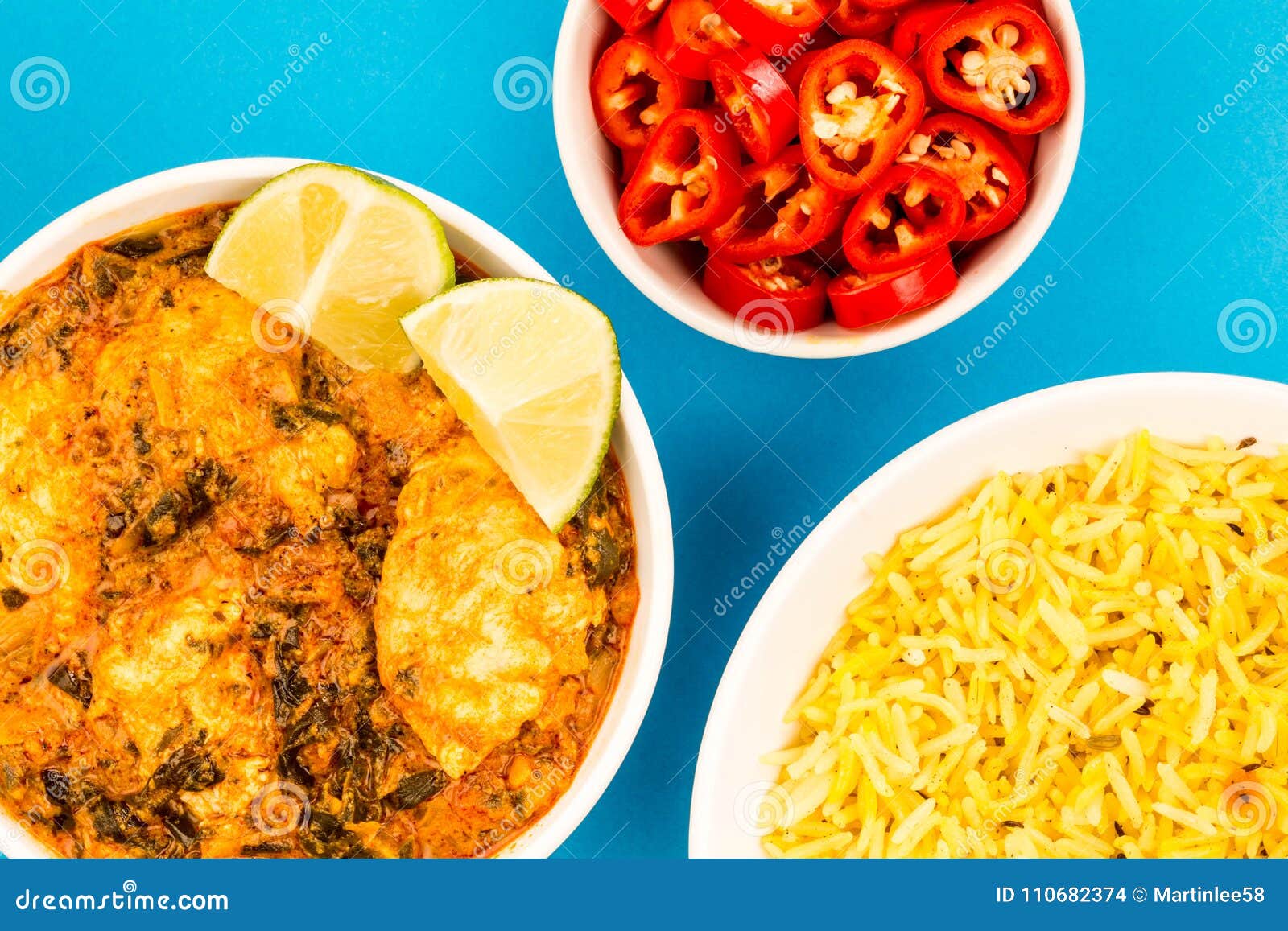 Curry Indio De Saag Masala Del Pollo Del Estilo Foto de archivo ...