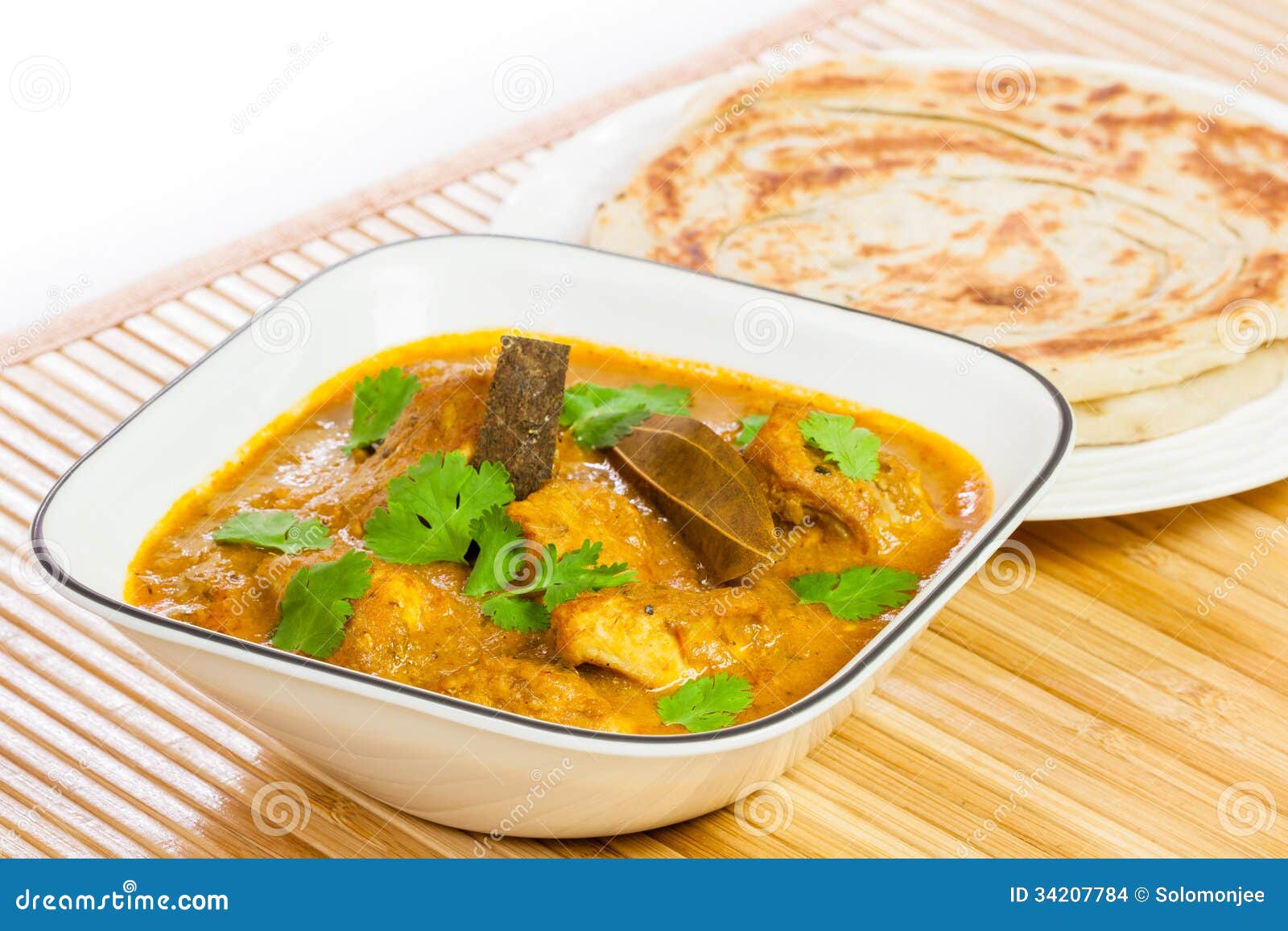 Curry Indio Del Pollo Con Parotta Foto de archivo - Imagen de cena ...