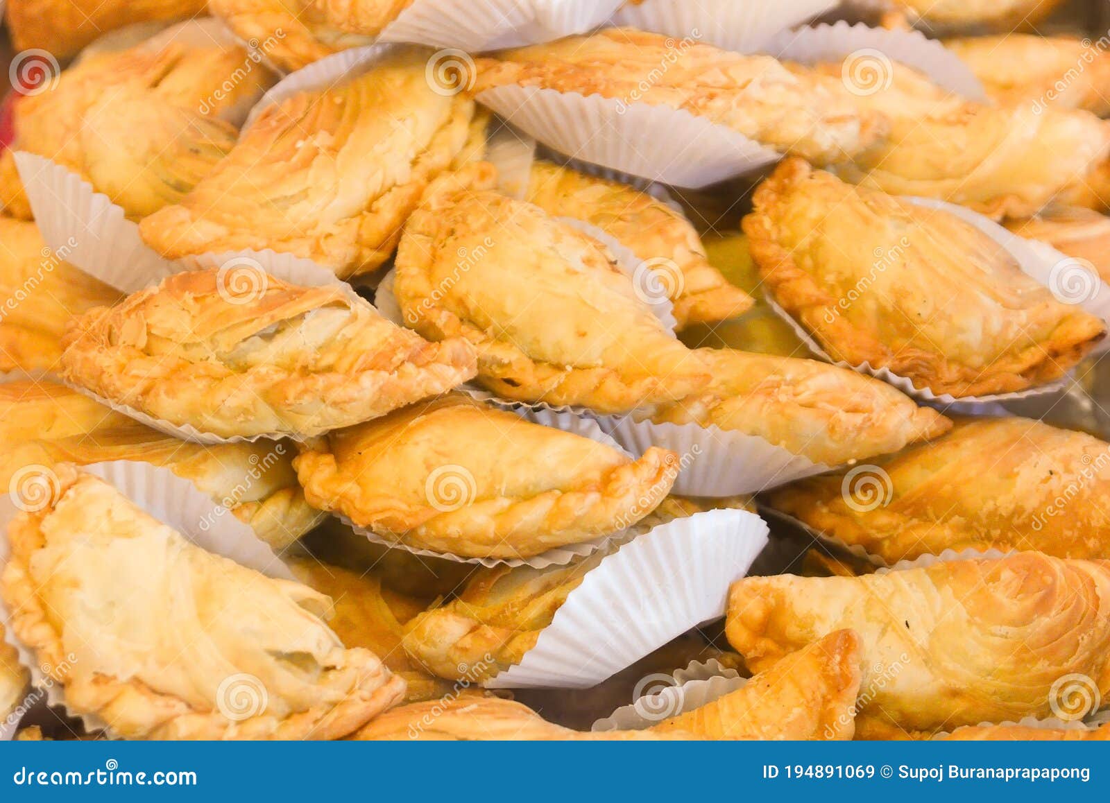 Curry Puff is a Snack of Southeast Asian .Made by a Small Pie ...