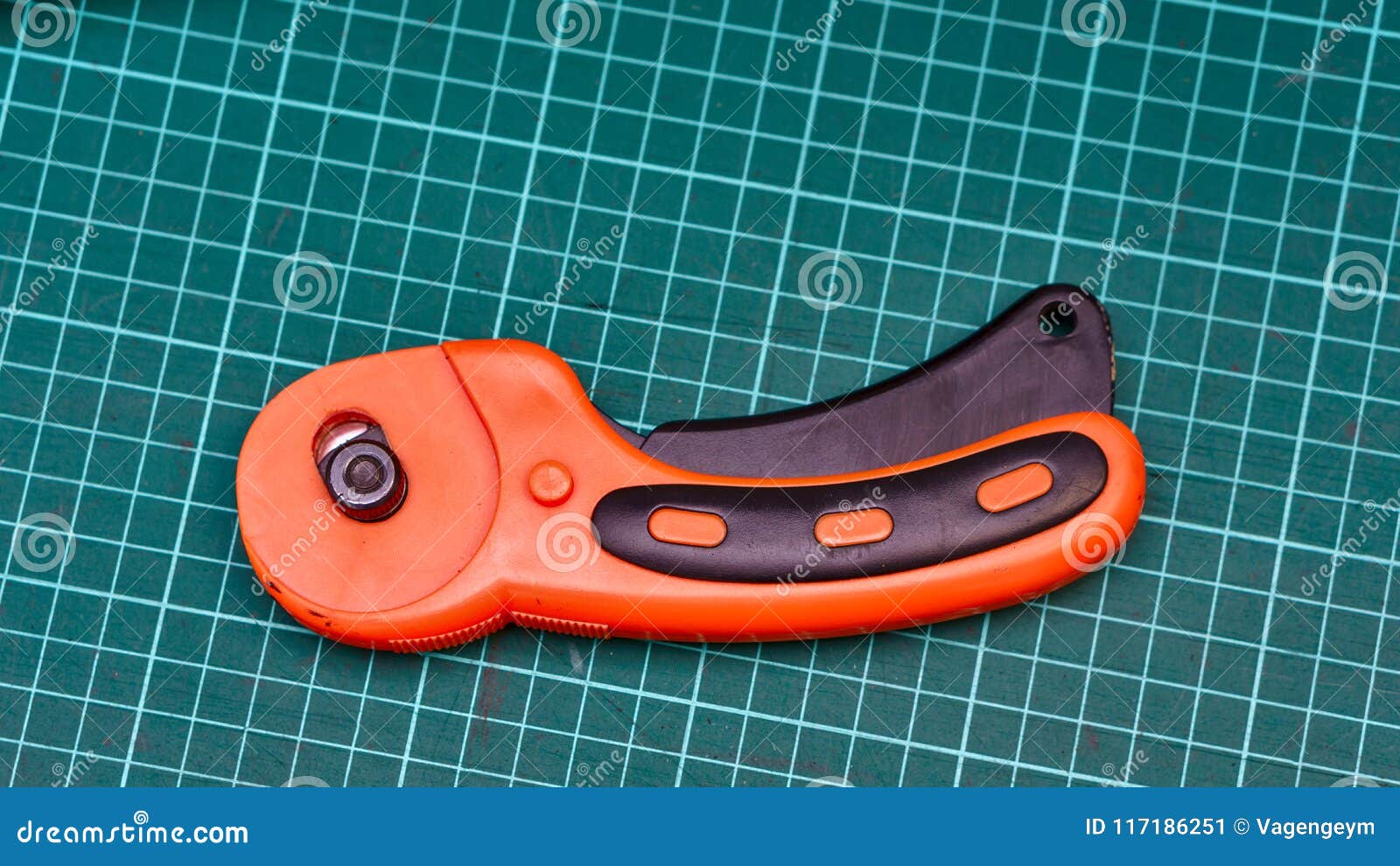 Curtidor De La Herramienta Cuchillo Redondo Imagen de archivo - Imagen ...