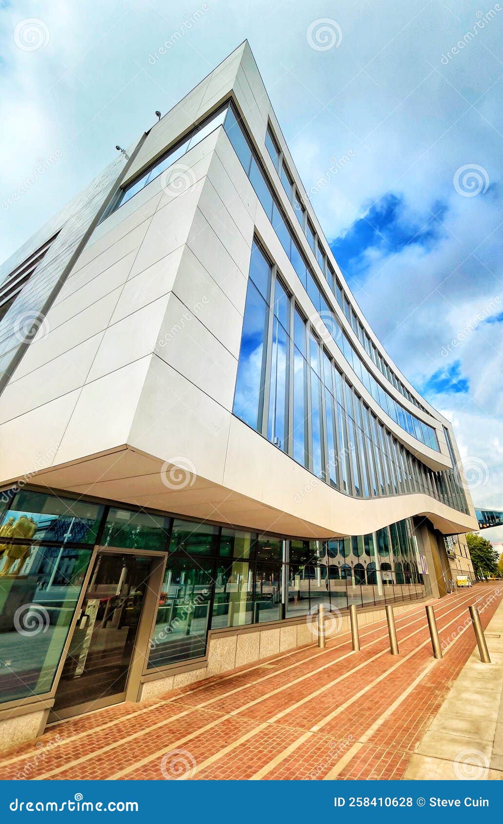 Curvas foto de archivo editorial. Imagen de edificio - 258410628