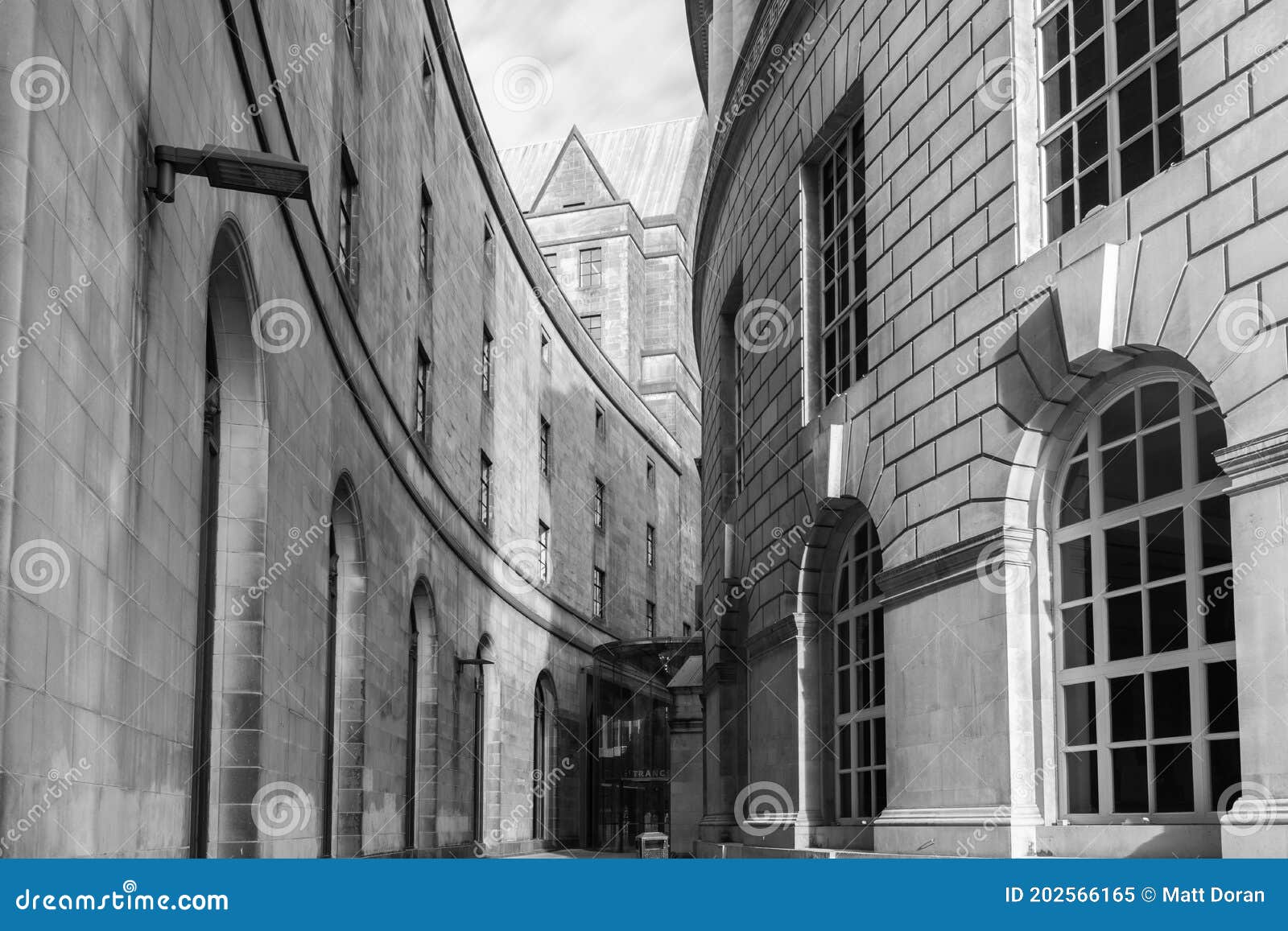 The Curve of Library Walk, Manchester Editorial Image - Image of walk ...