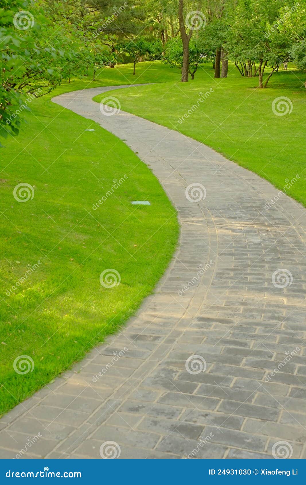 A Curve Pathway through Lawn Stock Photo - Image of meadows, lawns ...