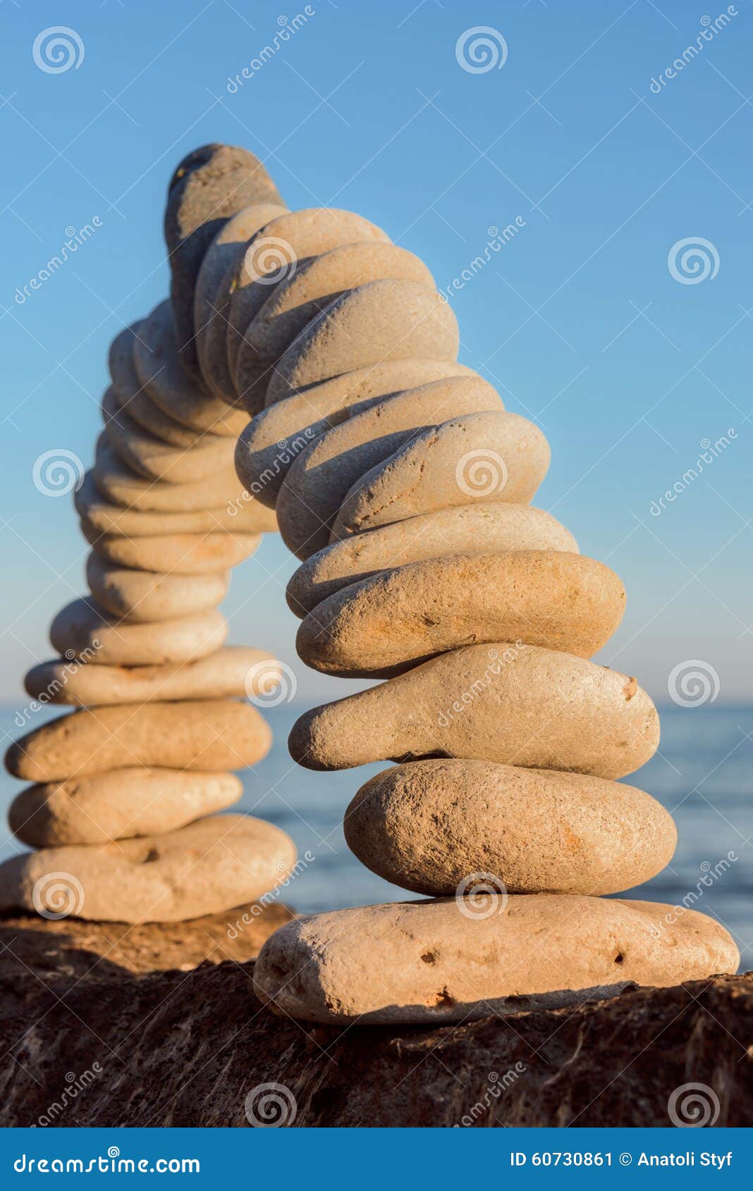 Pebbles Curve Stock Photo | CartoonDealer.com #42124104