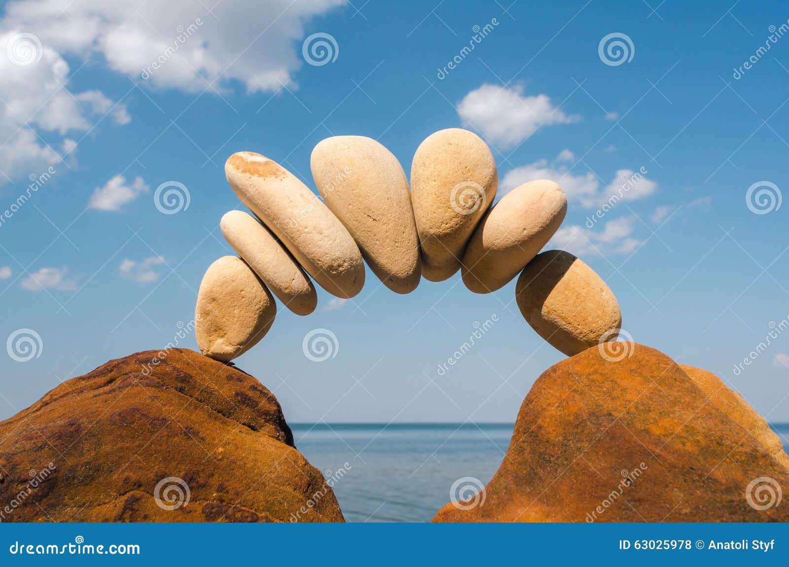 Pebbles Curve Stock Photo | CartoonDealer.com #42124080