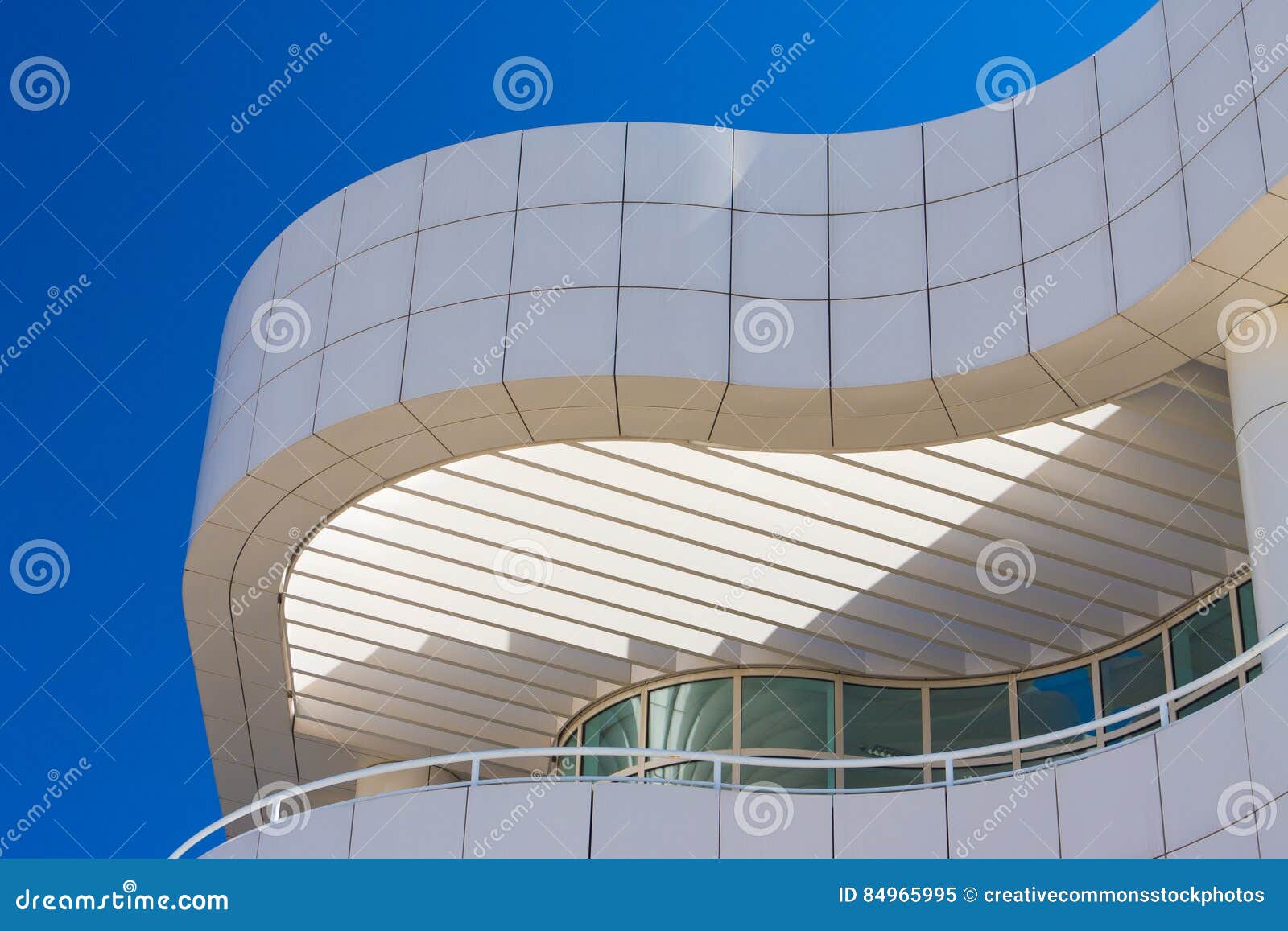 Curved Building Picture. Image: 84965995