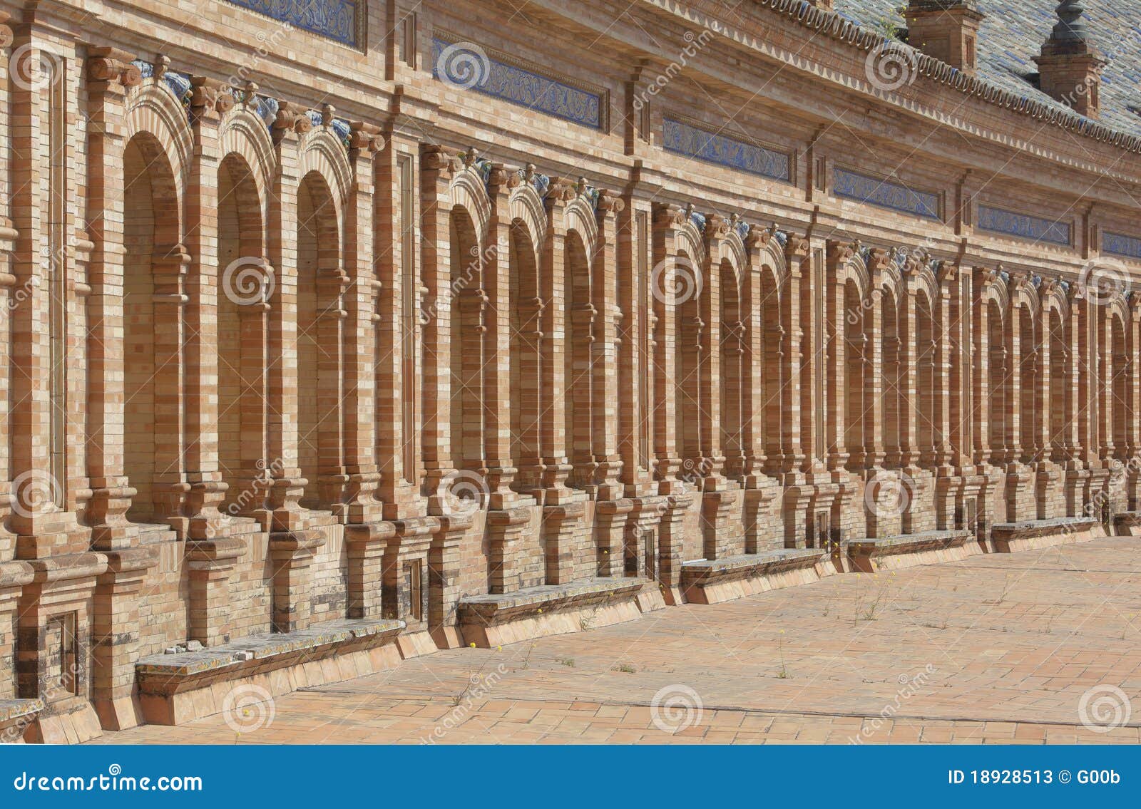 Curved facade perspective stock image. Image of alone - 18928513