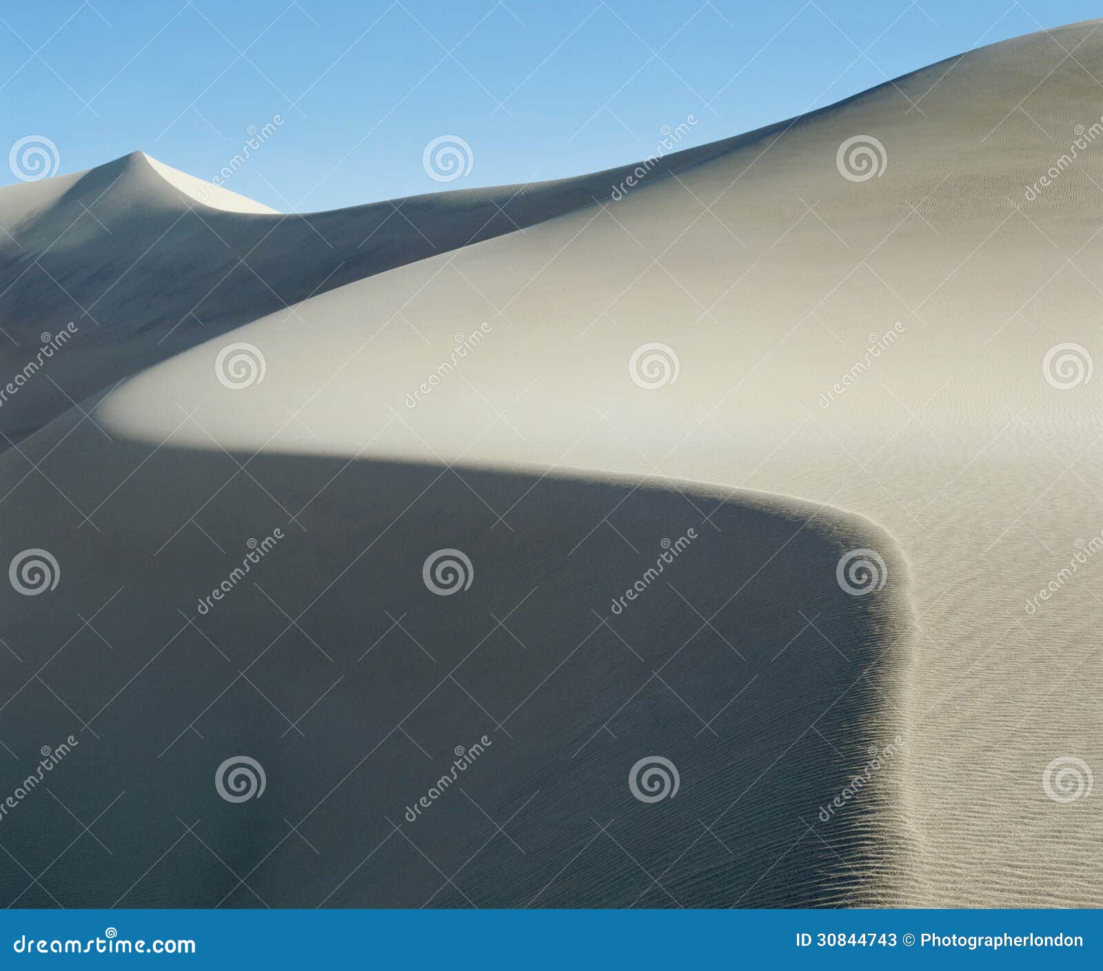 Curved ridge of sand dune stock image. Image of physical - 30844743