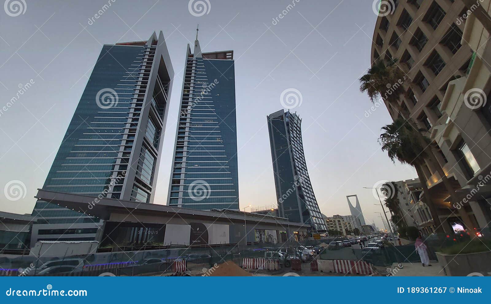 Curved Skyscraper and Kingdom Tower Inthe Far Perspective View in ...