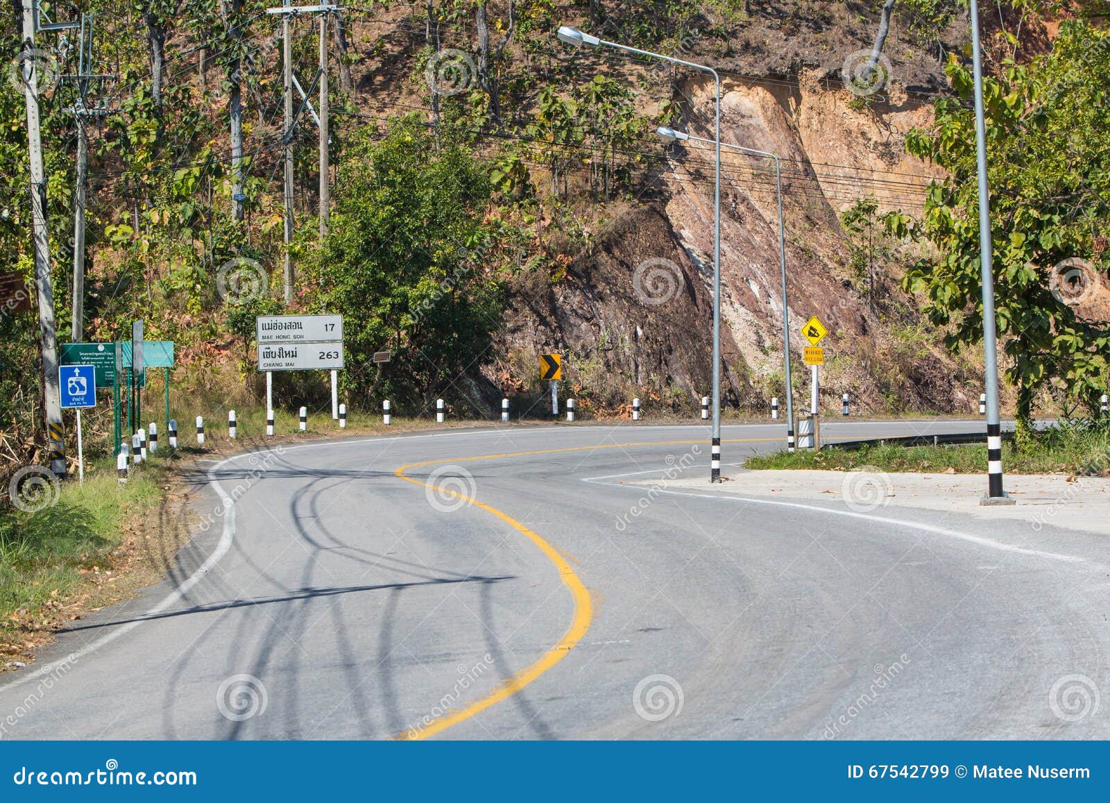 Curved and Steep Downhill Road Stock Image - Image of asphalt, curve ...