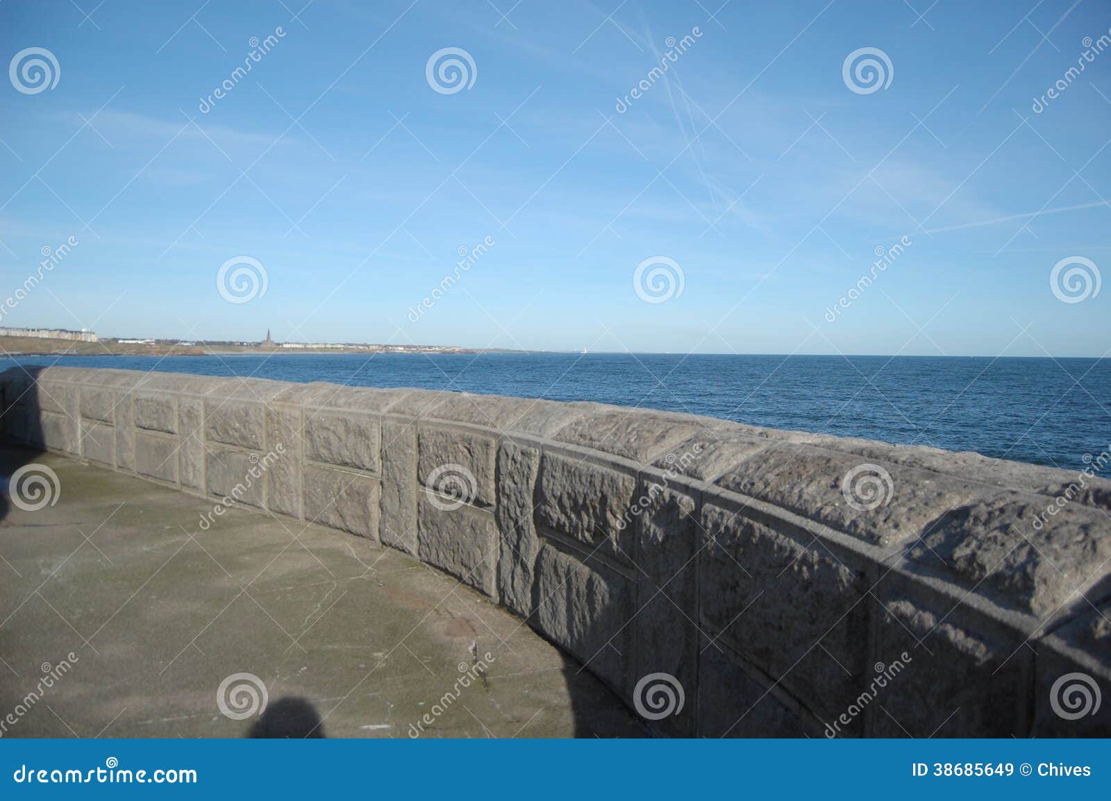 Curved Wall End of Tynemouth Pier Stock Image - Image of curved, river ...