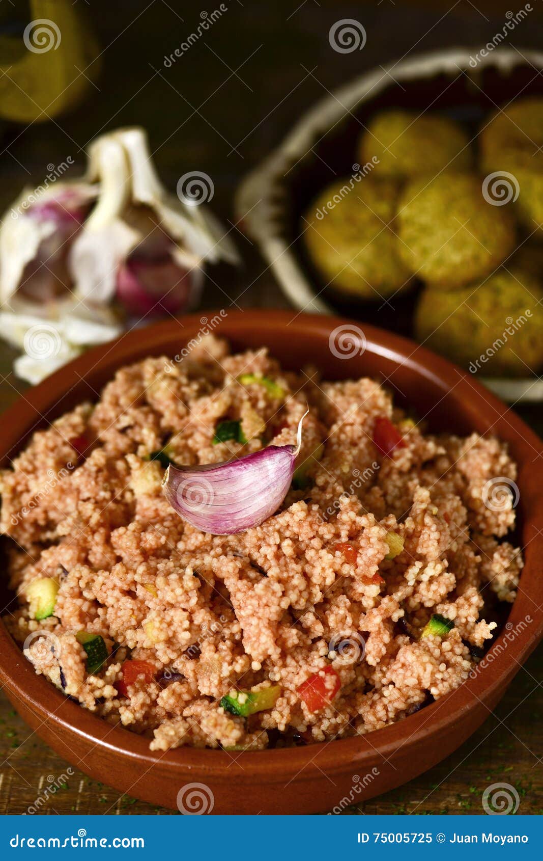 Cuscus Con Le Verdure Ed Il Falafel Immagine Stock - Immagine di pasto ...