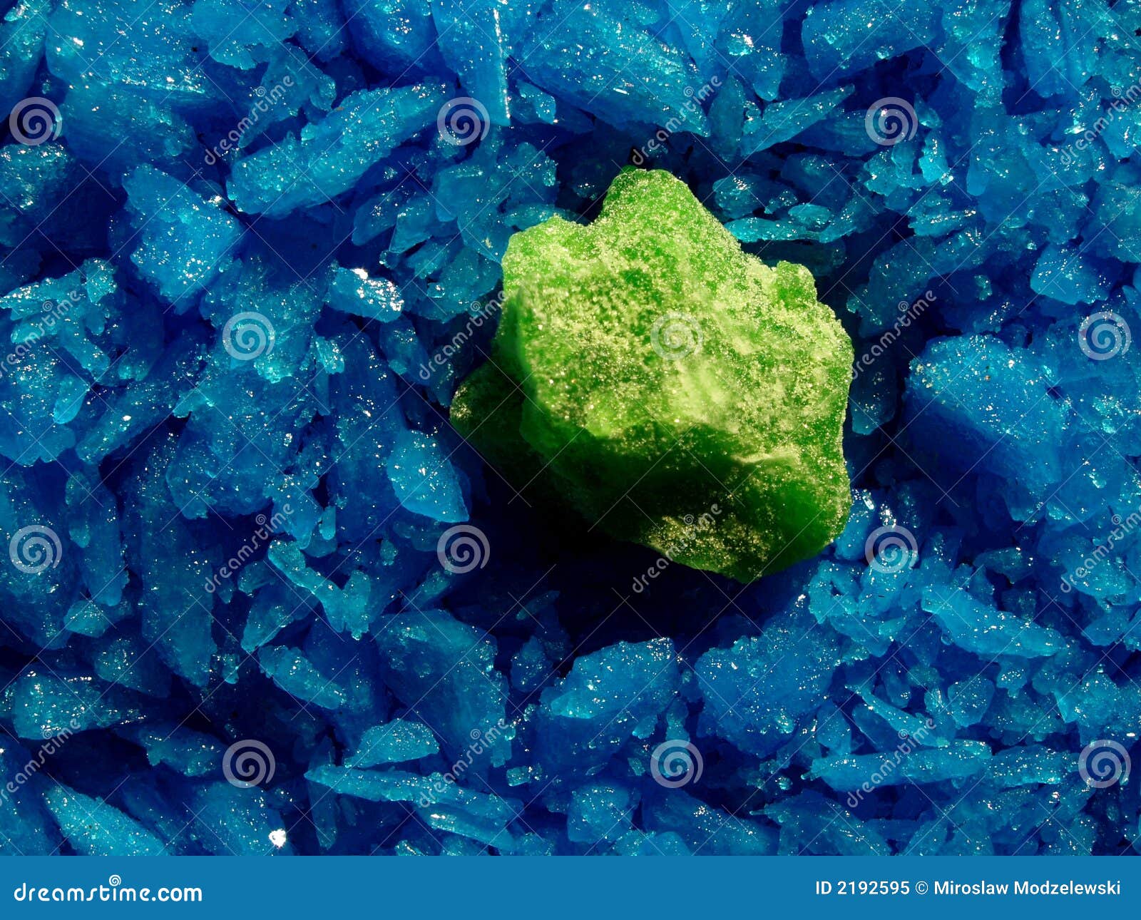 CuSO4 en NiCl2 stock afbeelding. Image of kristal, chemisch - 2192595