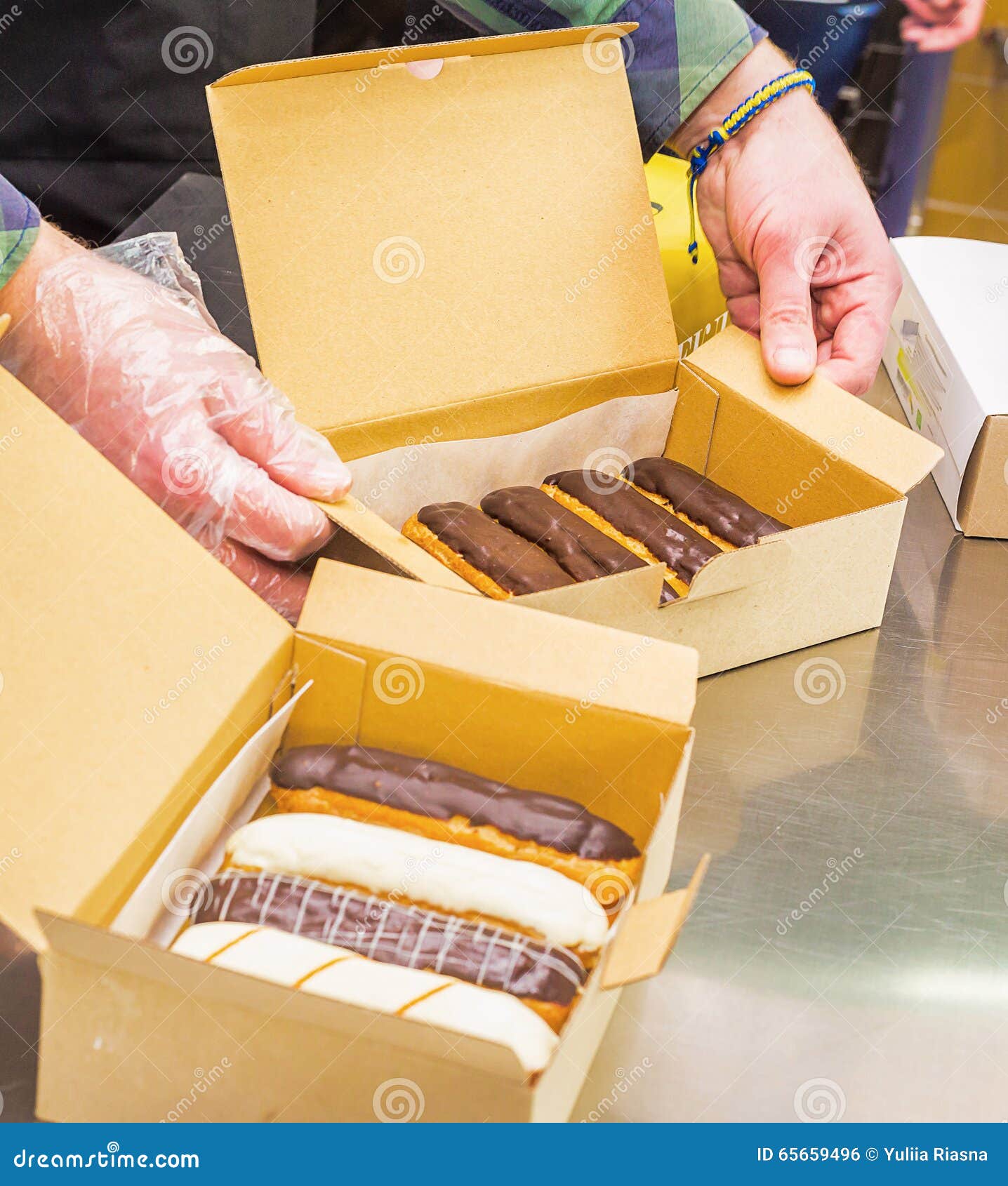 Custard Eclairs Dark Light Chocolate Box Stock Photos - Free & Royalty ...