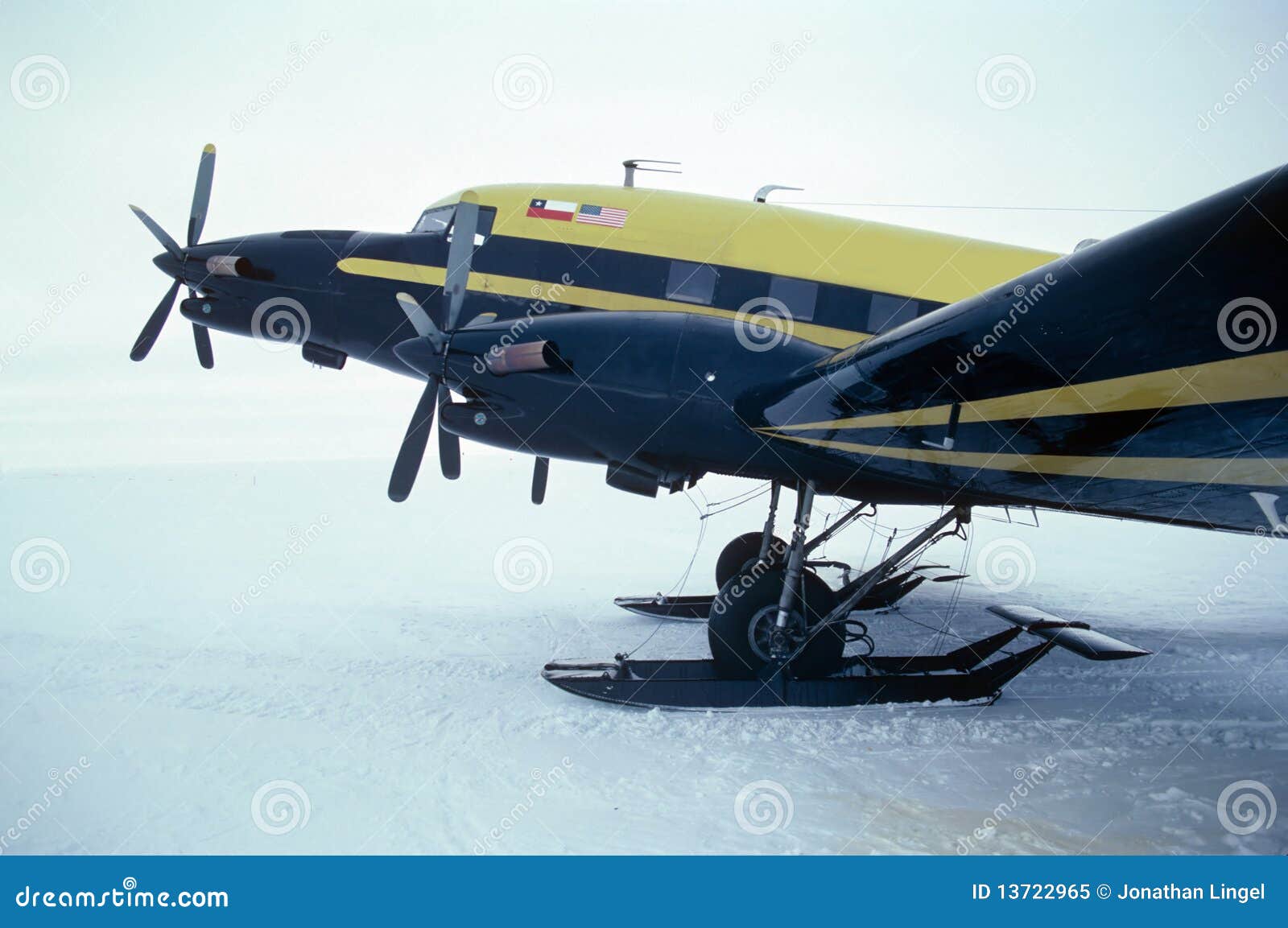 Custom DC-3 stock image. Image of experience, turbo, vintage - 13722965