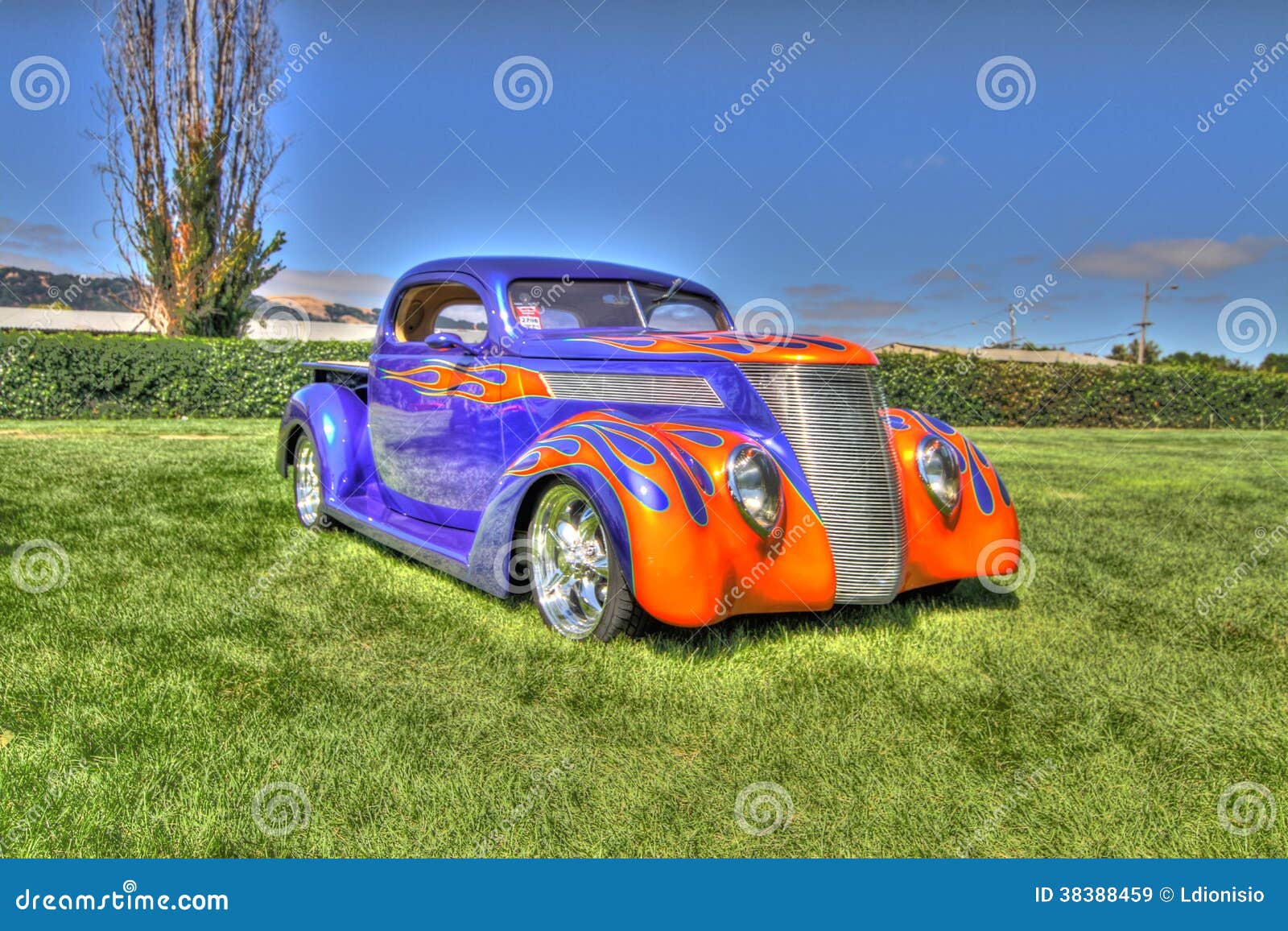 Custom Hot Rods editorial stock image. Image of show - 38388459