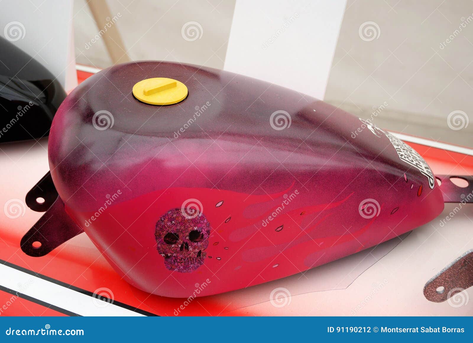 Custom motorcycles editorial photography. Image of crowd - 91190212