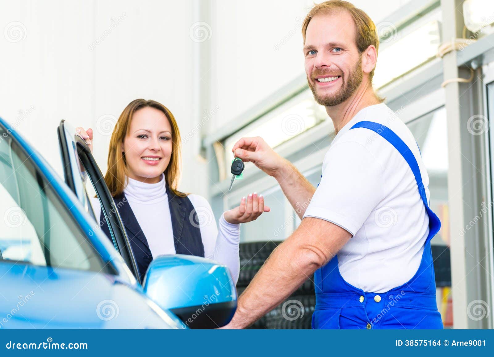 Customer and Car Mechanic in Auto Workshop Stock Photo - Image of ...