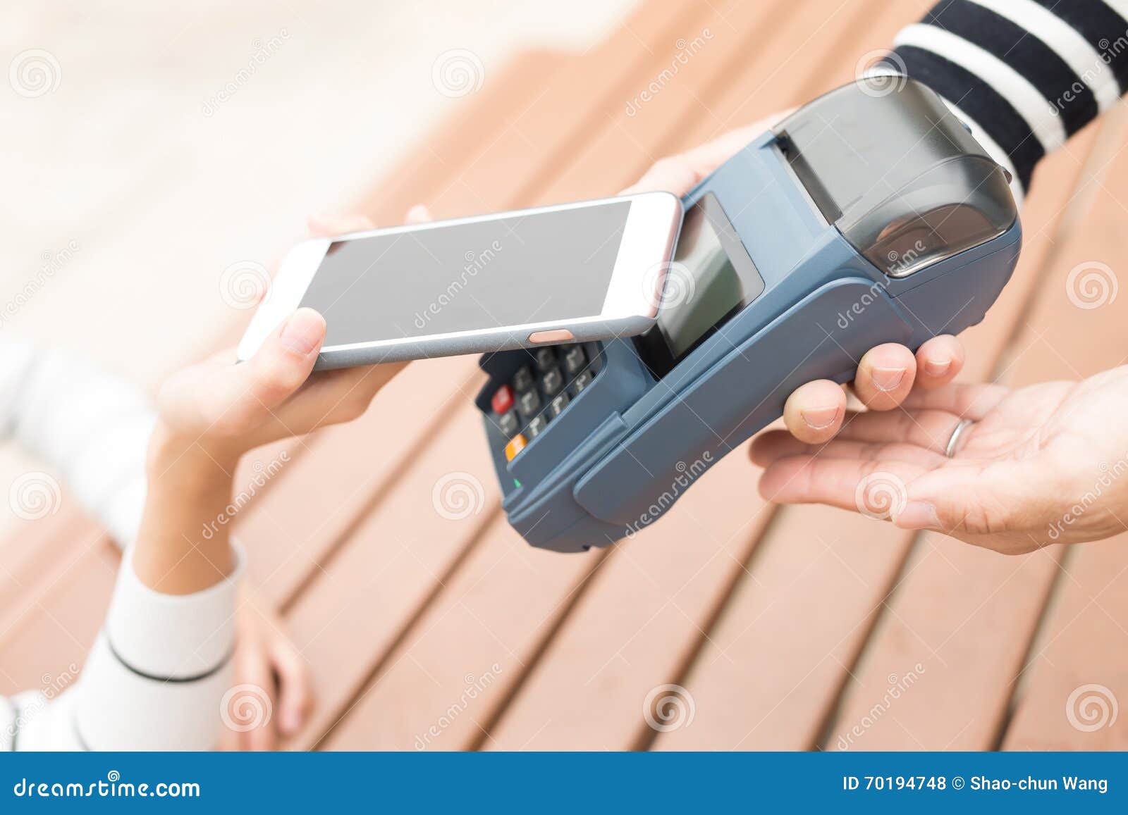 Customer pay by cellphone stock photo. Image of bill - 70194748