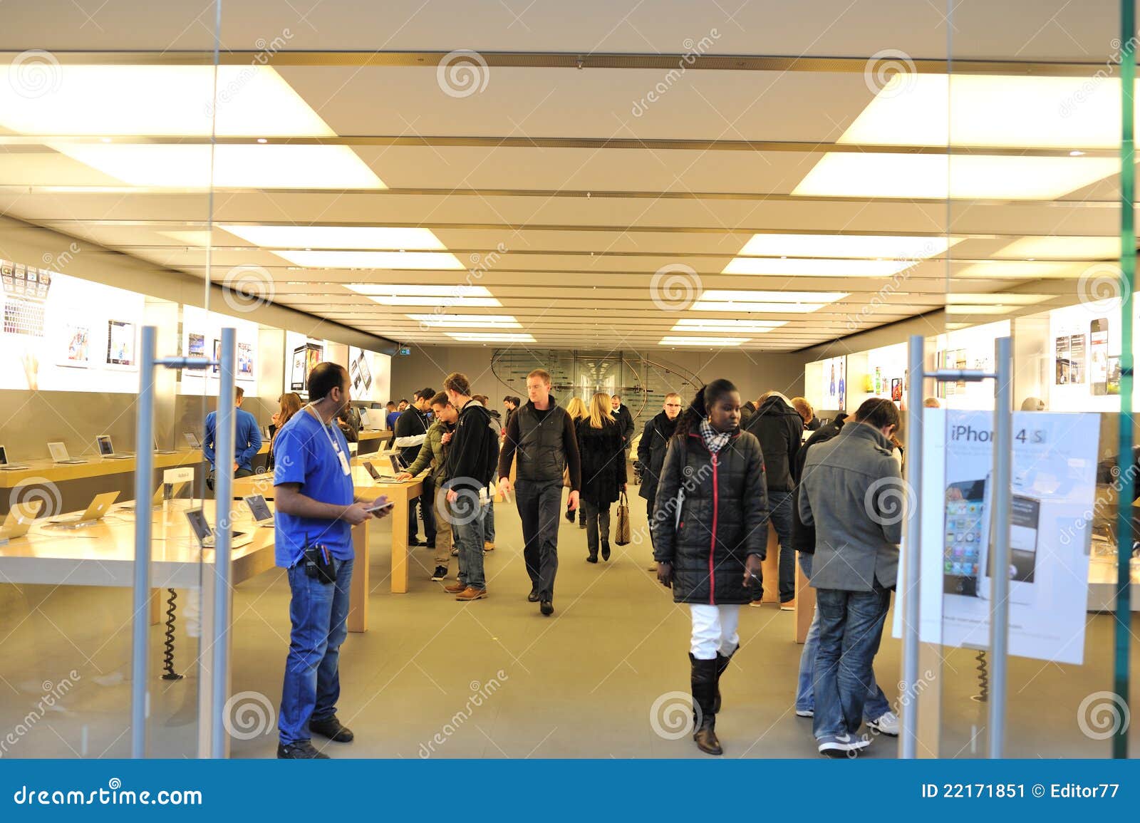 Customers Inside Apple Store Editorial Photo - Image of jobs, steve ...
