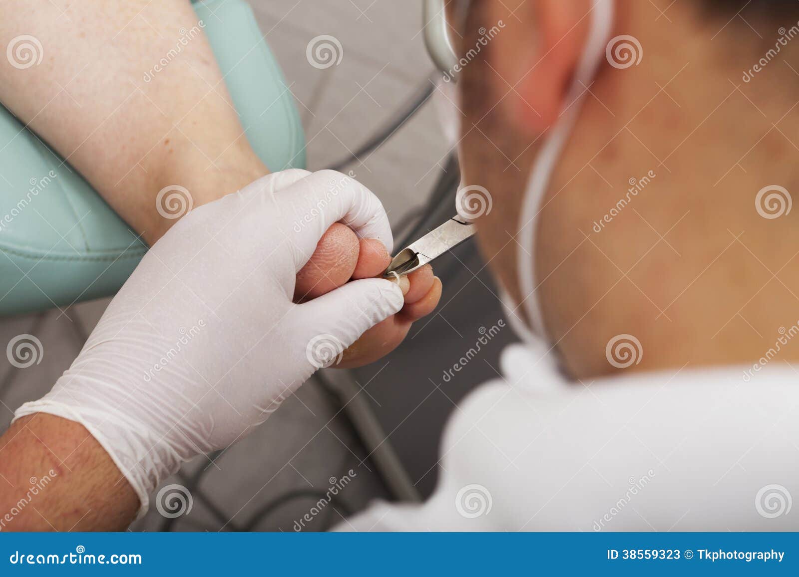 Cut toenail with nipper stock image. Image of pedicure - 38559323