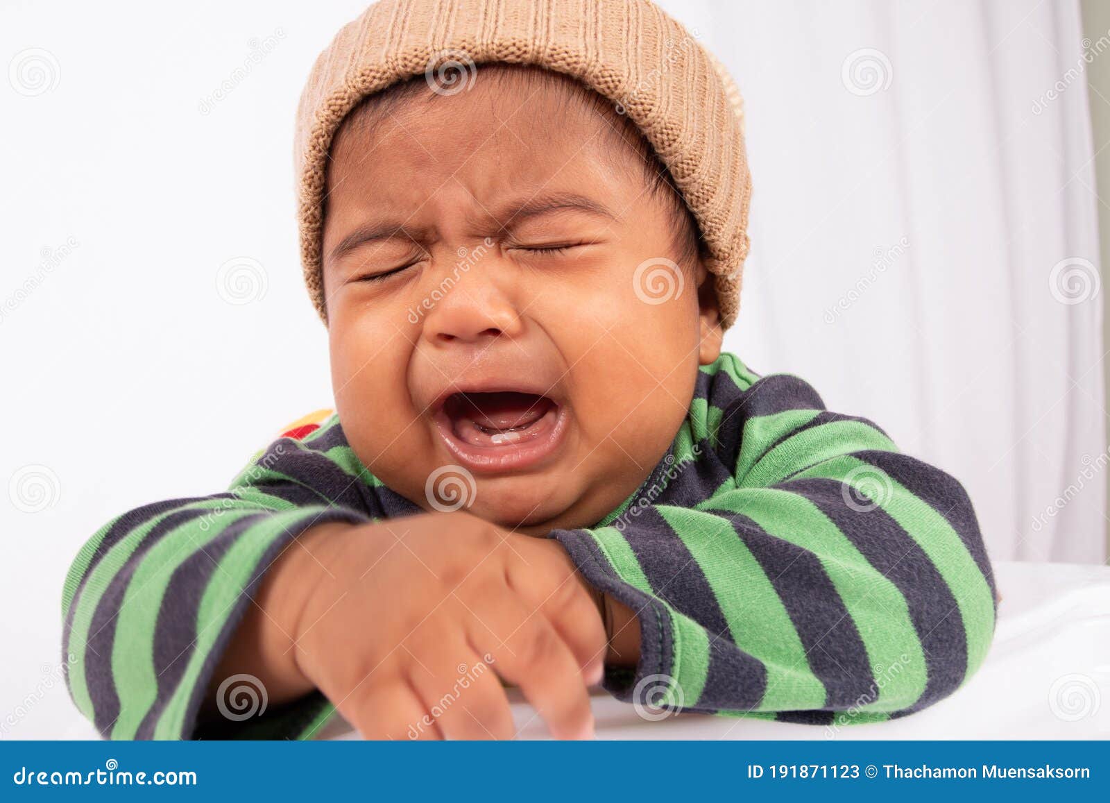 Asian baby sad and crying stock image. Image of innocence - 191871123