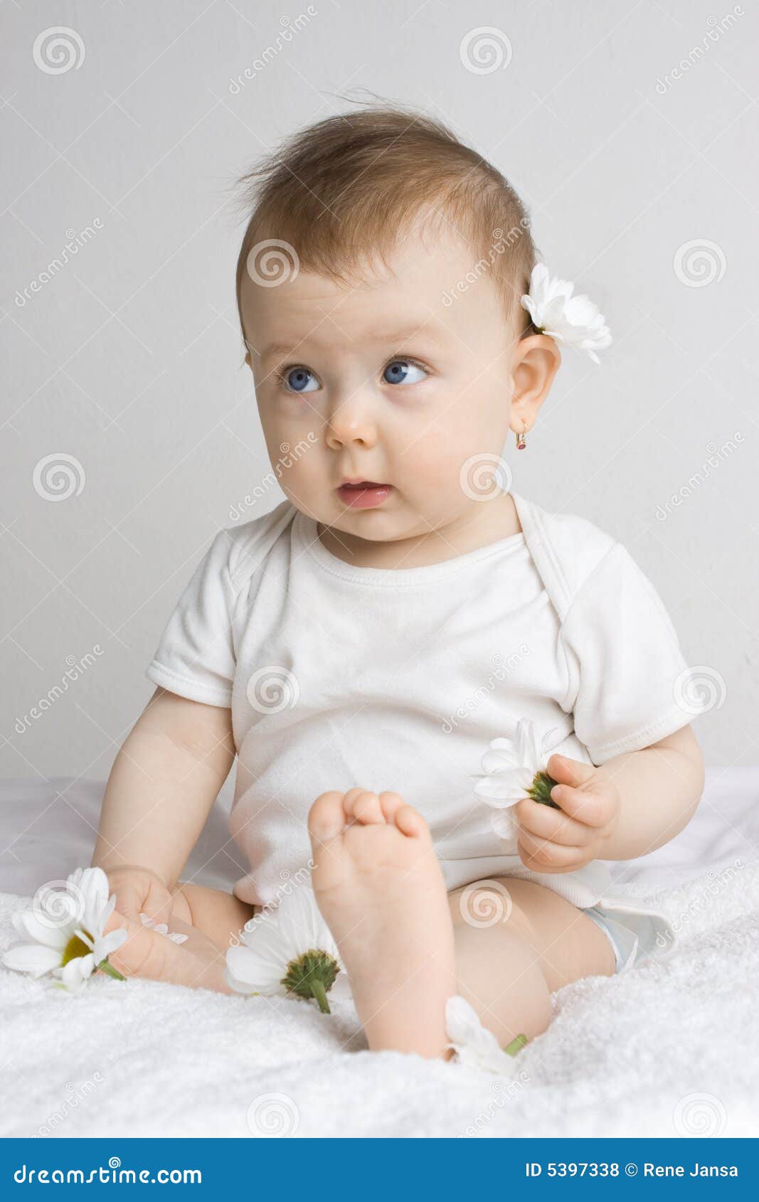 Cute Babies With Flowers Pictures