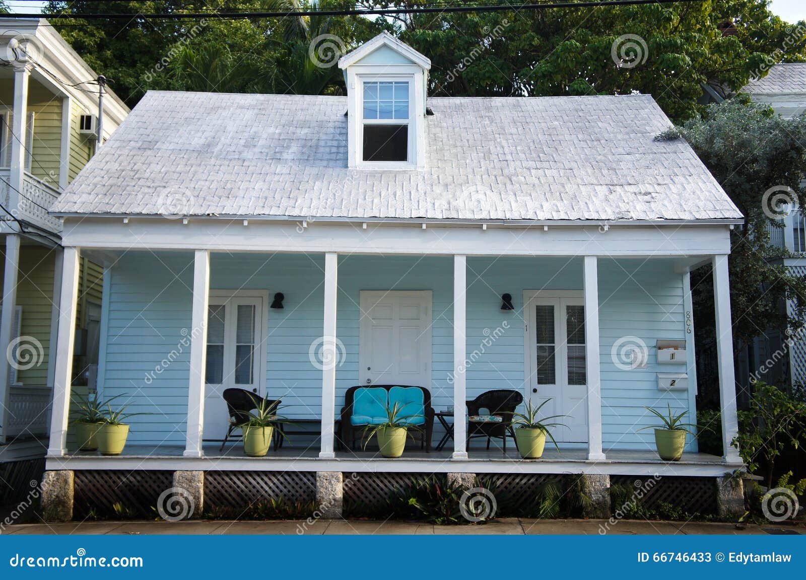 Cute Blue Summer House in Florida Keys Editorial Stock Photo - Image of ...