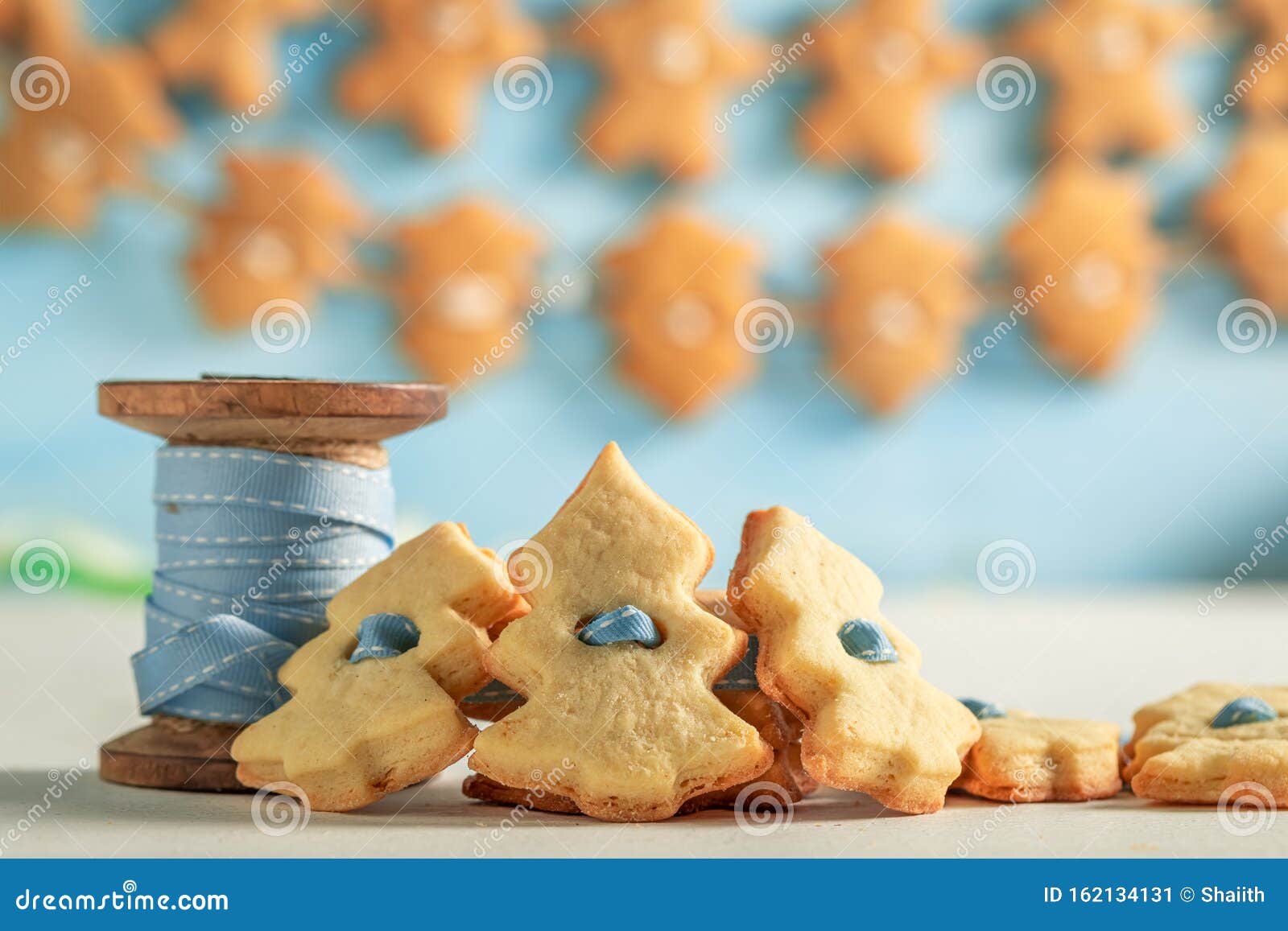 Cute Butter Cookie Chain As Christmas Decoration Stock Image - Image of ...