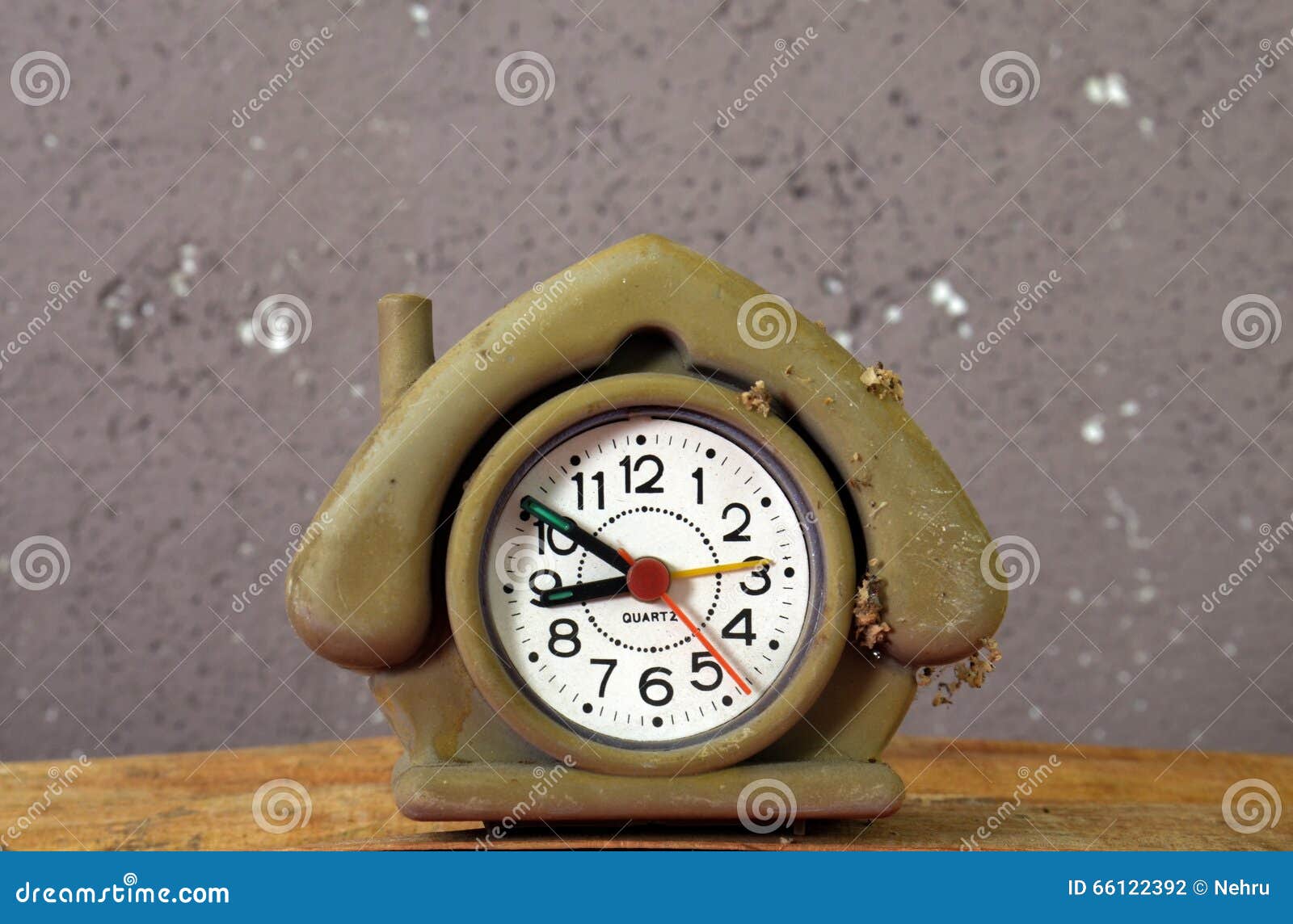 Cute Dusty House Shape Alarm Clock Stock Photo - Image of dirt, hands ...