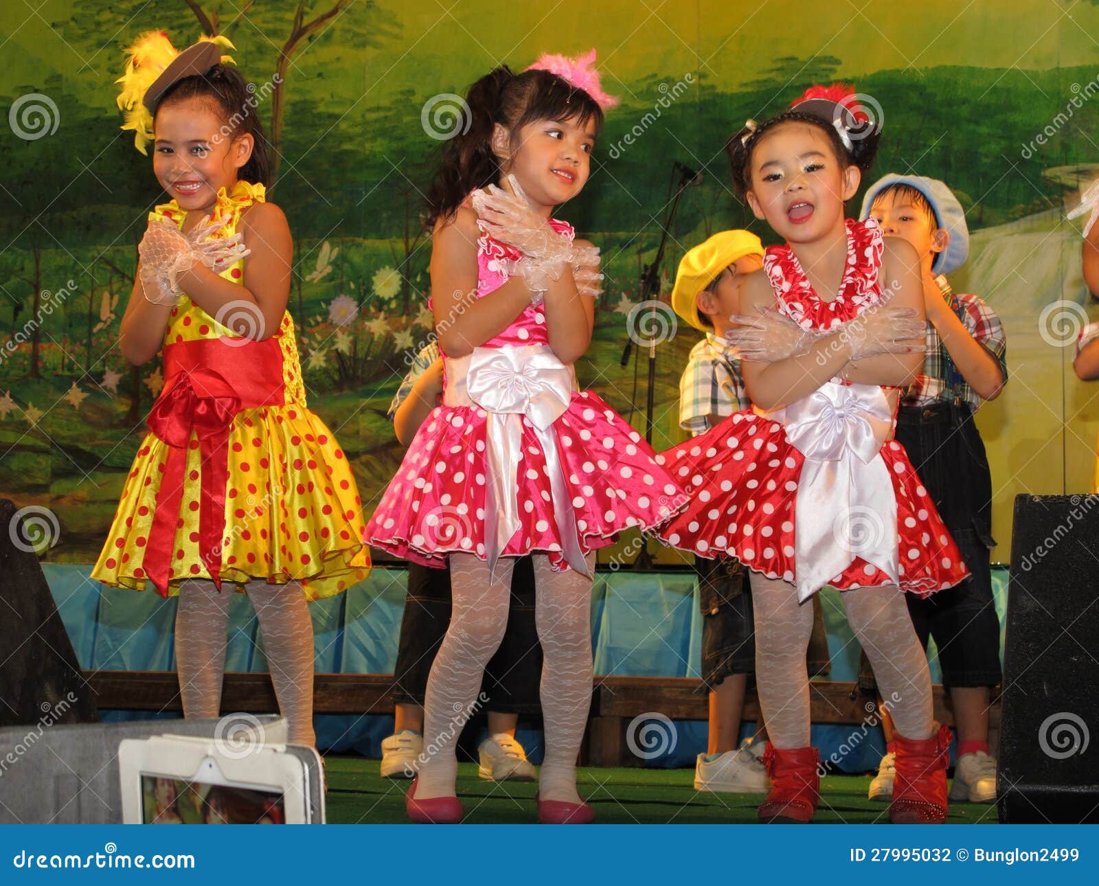 Cute kid dance show editorial photography. Image of dance - 27995032