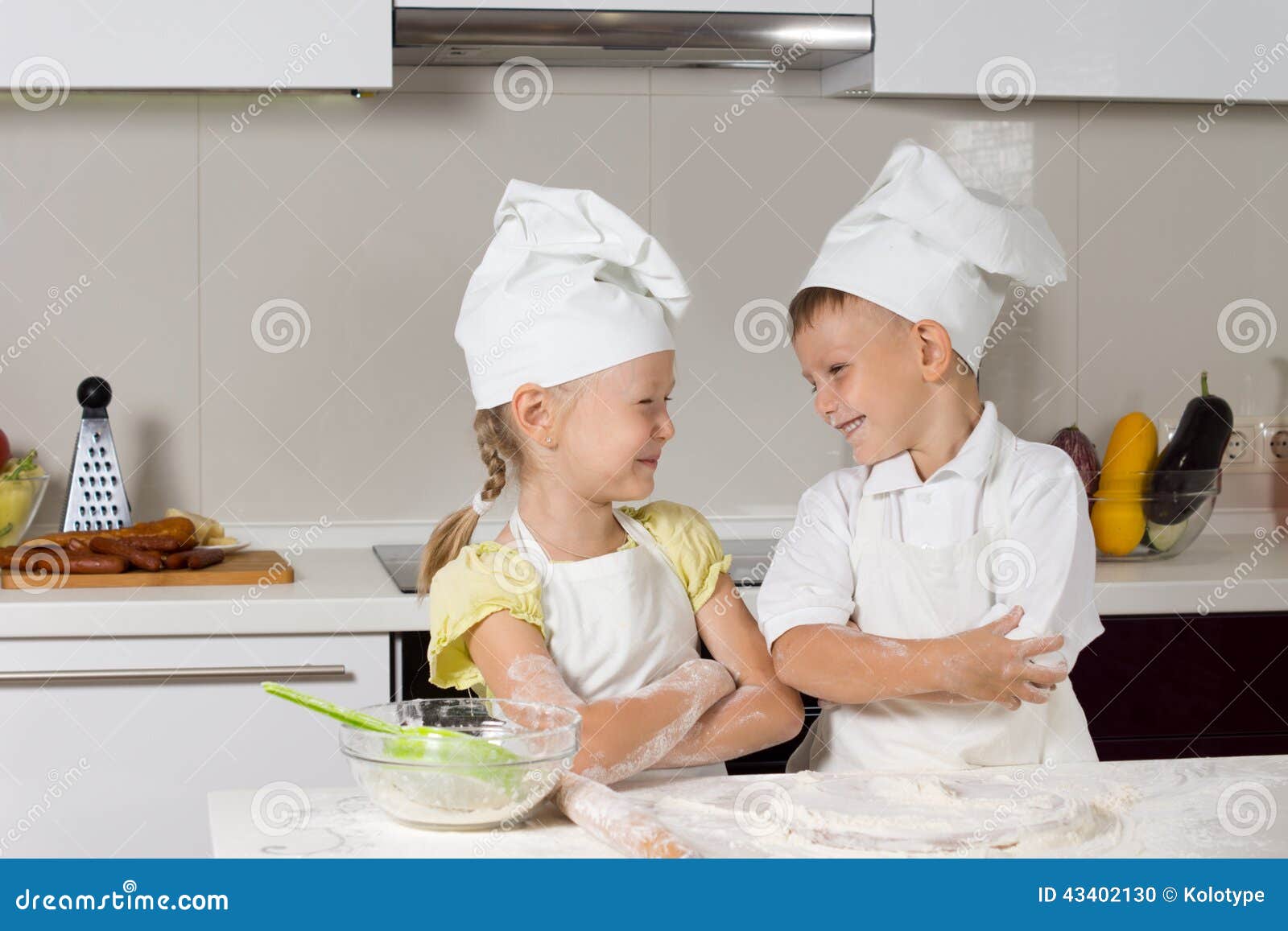 Cute Smiling Kids in Cook Attire Stock Photo - Image of flour, counter ...