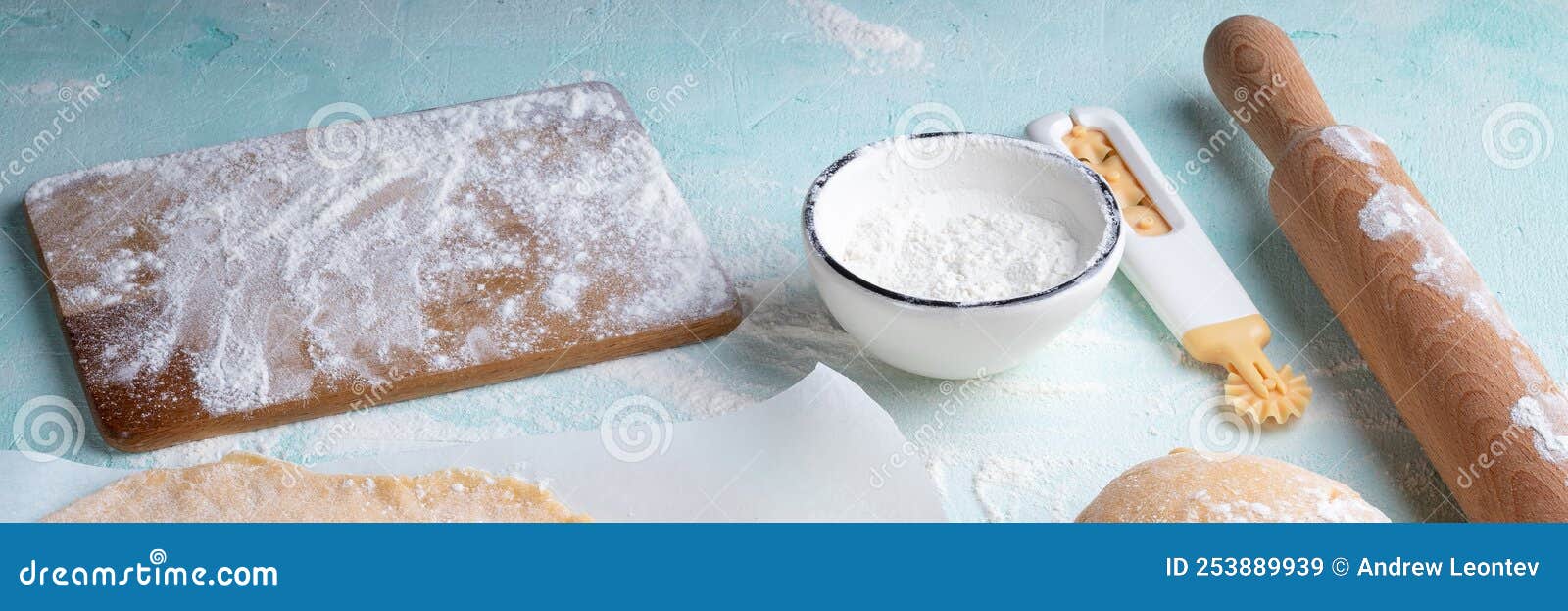 Cutting Board with Flour and Rolling Pin Stock Image - Image of ...