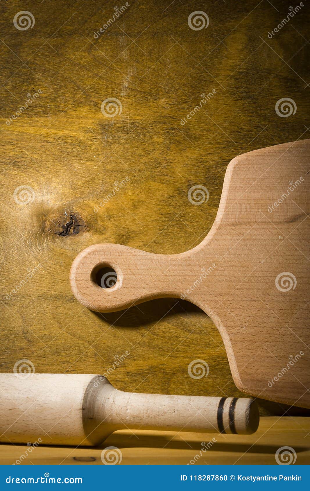 Cutting Board and Rolling Pin Stock Photo - Image of dishware, rolling ...