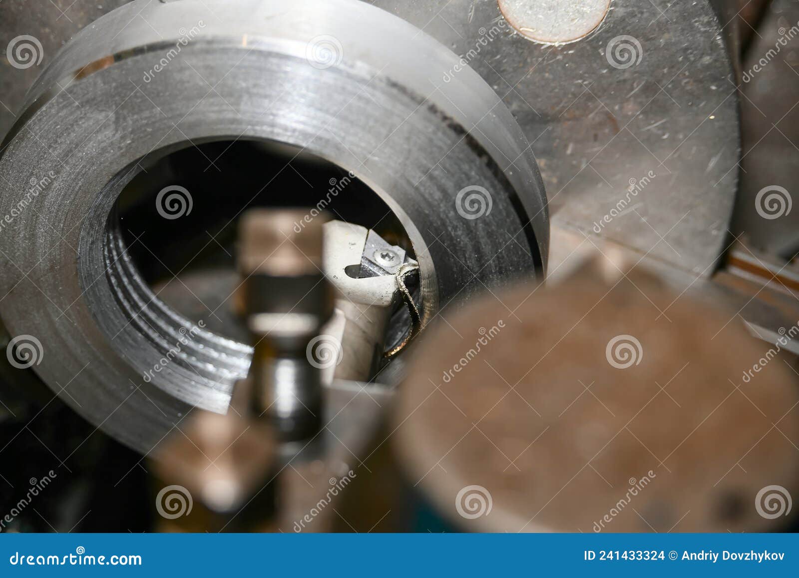 Cutting an Internal Thread on a Slotted Nut with a Special Mechanical ...
