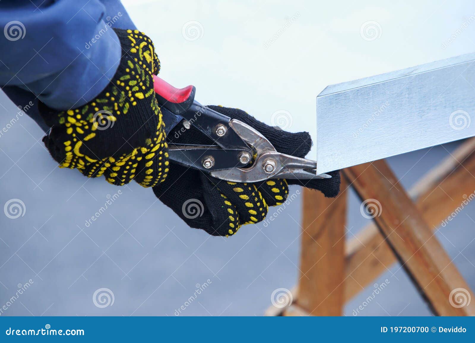 The metal scissors stock photo. Image of material, craftsman - 197200700