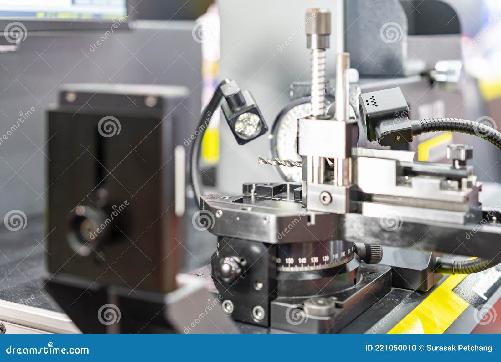 Cutting Tool Drill Bit Or Milling Cutter Setup On High Accuracy And ...