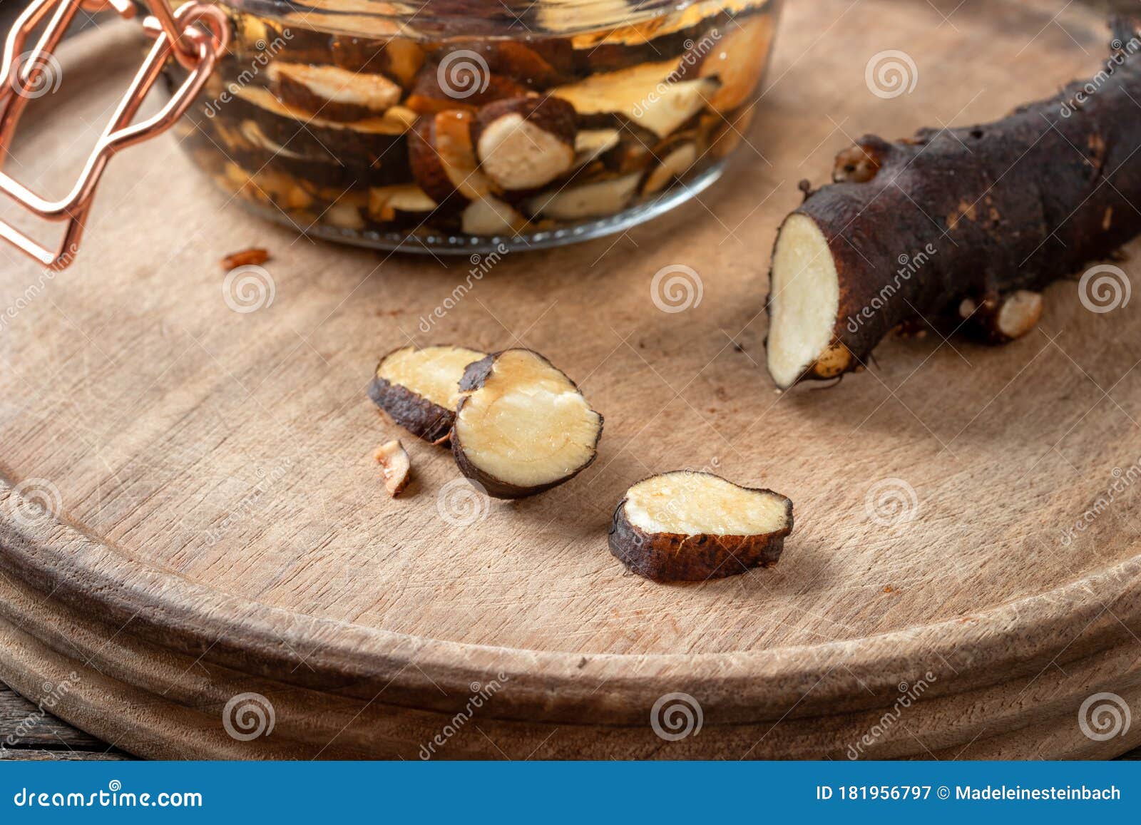 Cutting Up Fresh Comfrey Root To Prepare Tincture Stock Image - Image ...