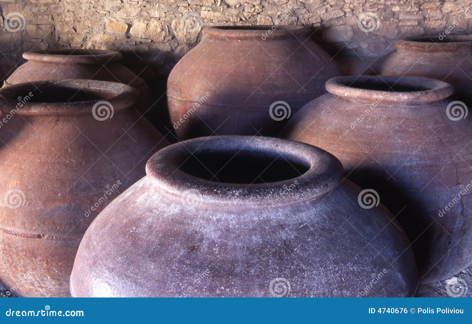 Cuve photo stock. Image du ethnique, vase, récipient, earthen - 4740676