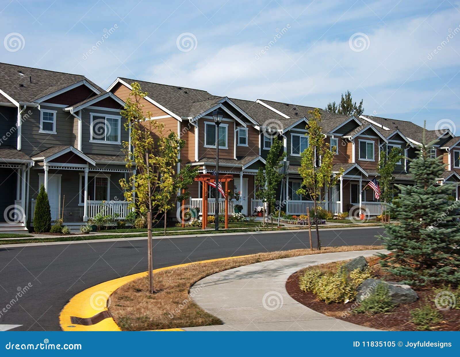 Cuved Row of Modern Townhouses Stock Image - Image of clouds, community ... Cuved Row of Modern Townhouses Stock Image - Image of clouds, community ...